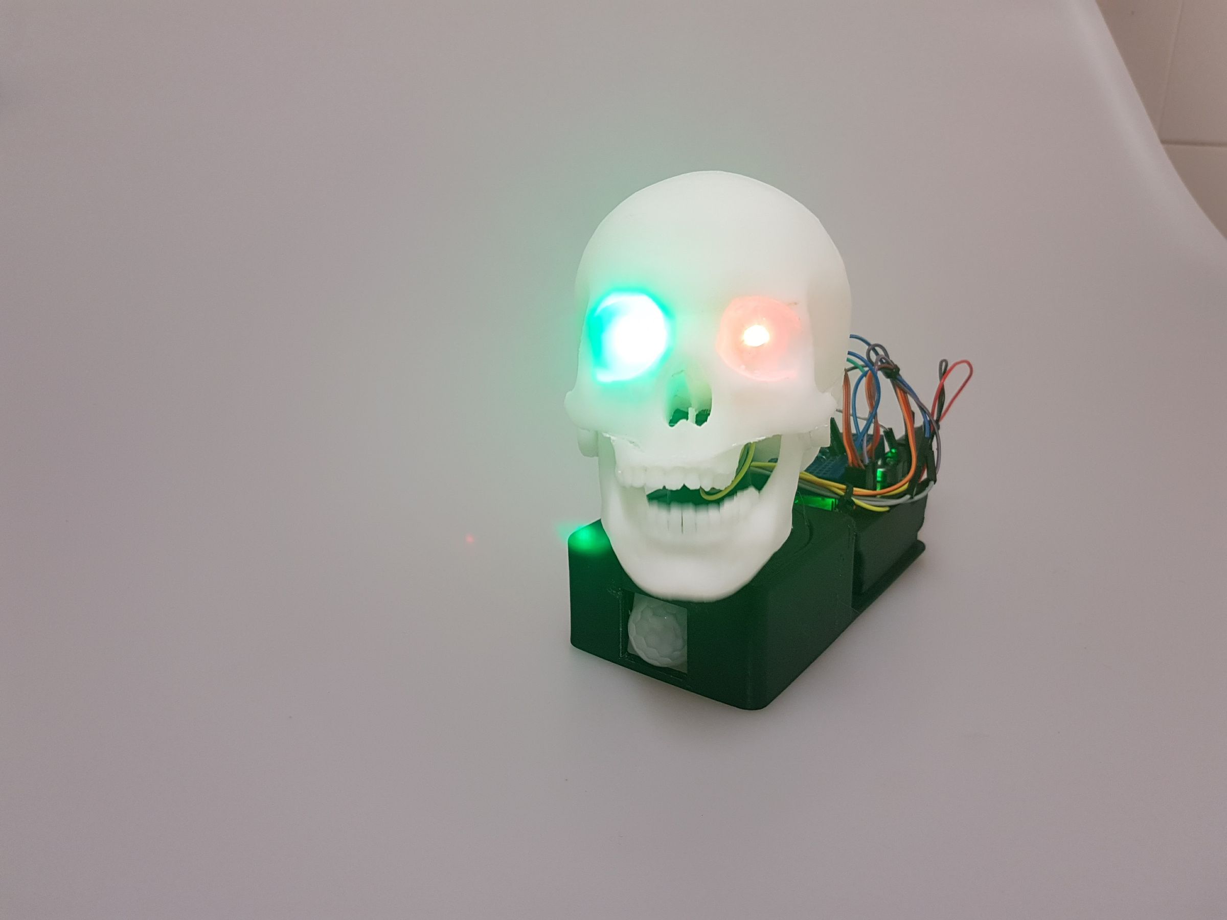 Motion Detection Halloween Talking Skull : 12 Steps (with Pictures ...