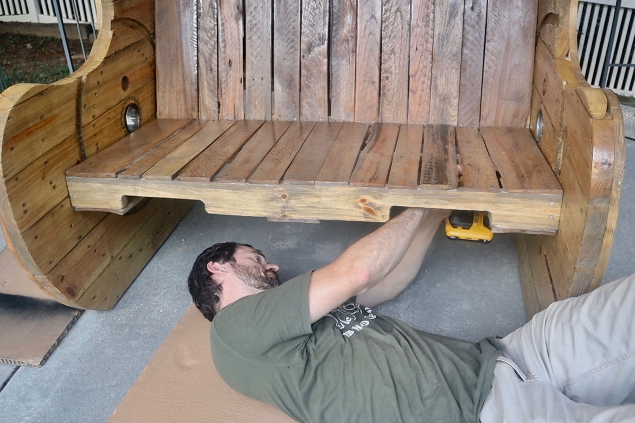 Cable Spool Pallet Bench - DIY Outdoor Seating! : 10 Steps (with ...