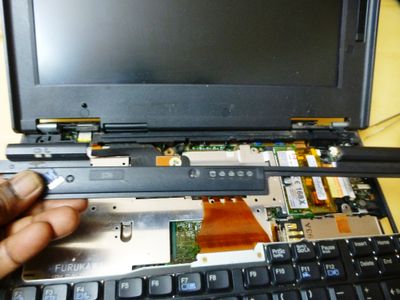 Take Apart an Old Laptop and Recover Usable Parts : 12 Steps (with ...