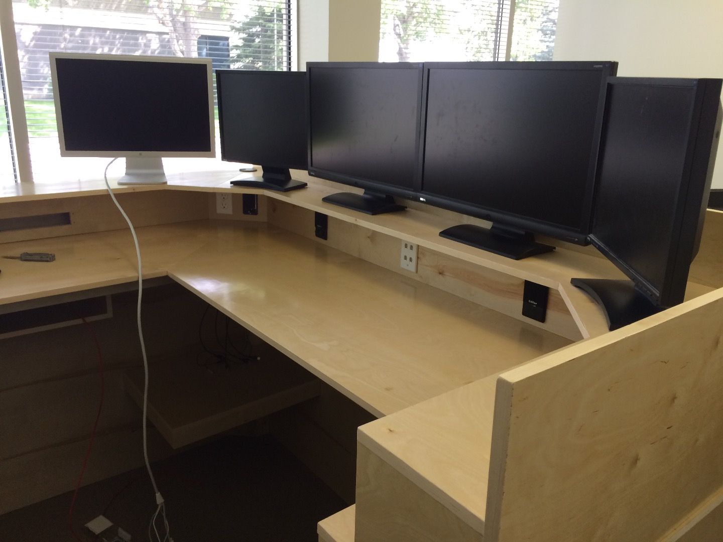 Standing Desk for Engineers : 8 Steps (with Pictures) - Instructables