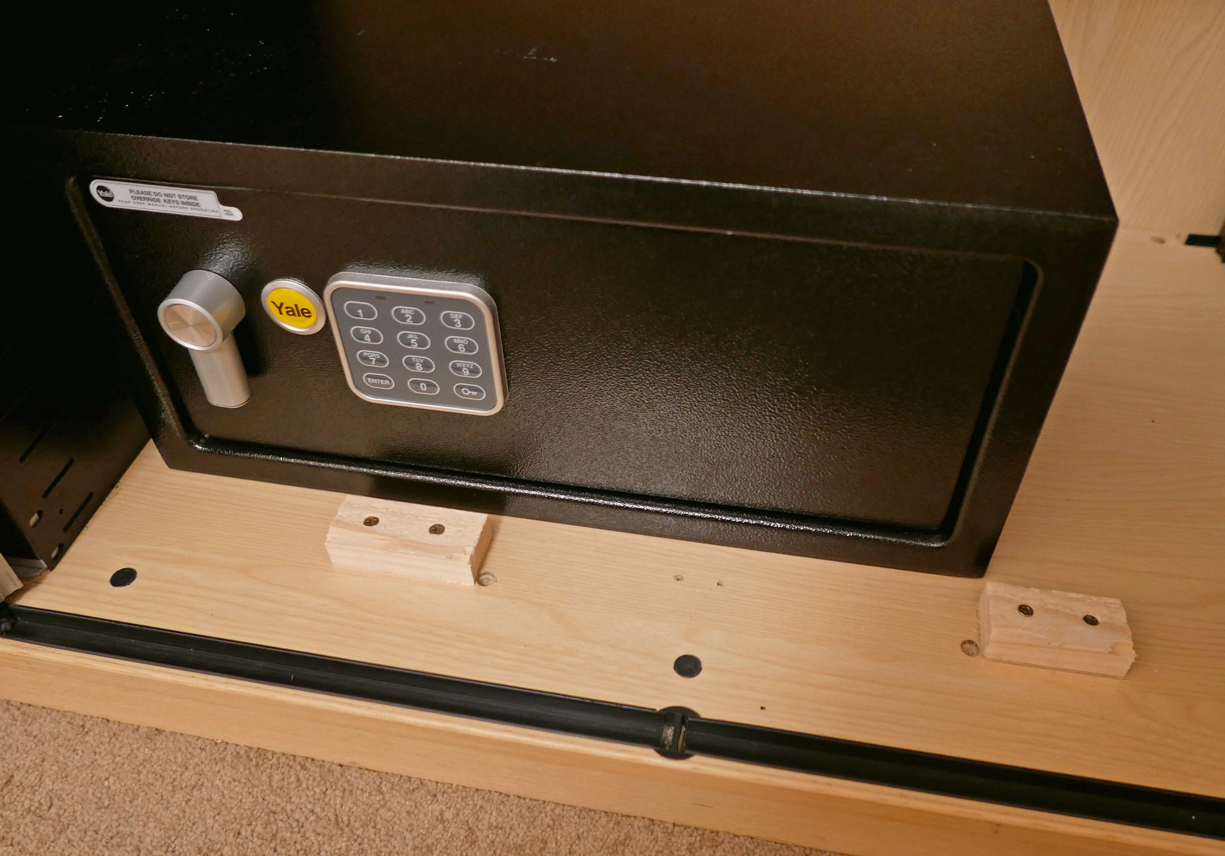 Secret Safe Compartment With Hidden Door and Magnetic Locks : 5 Steps ...