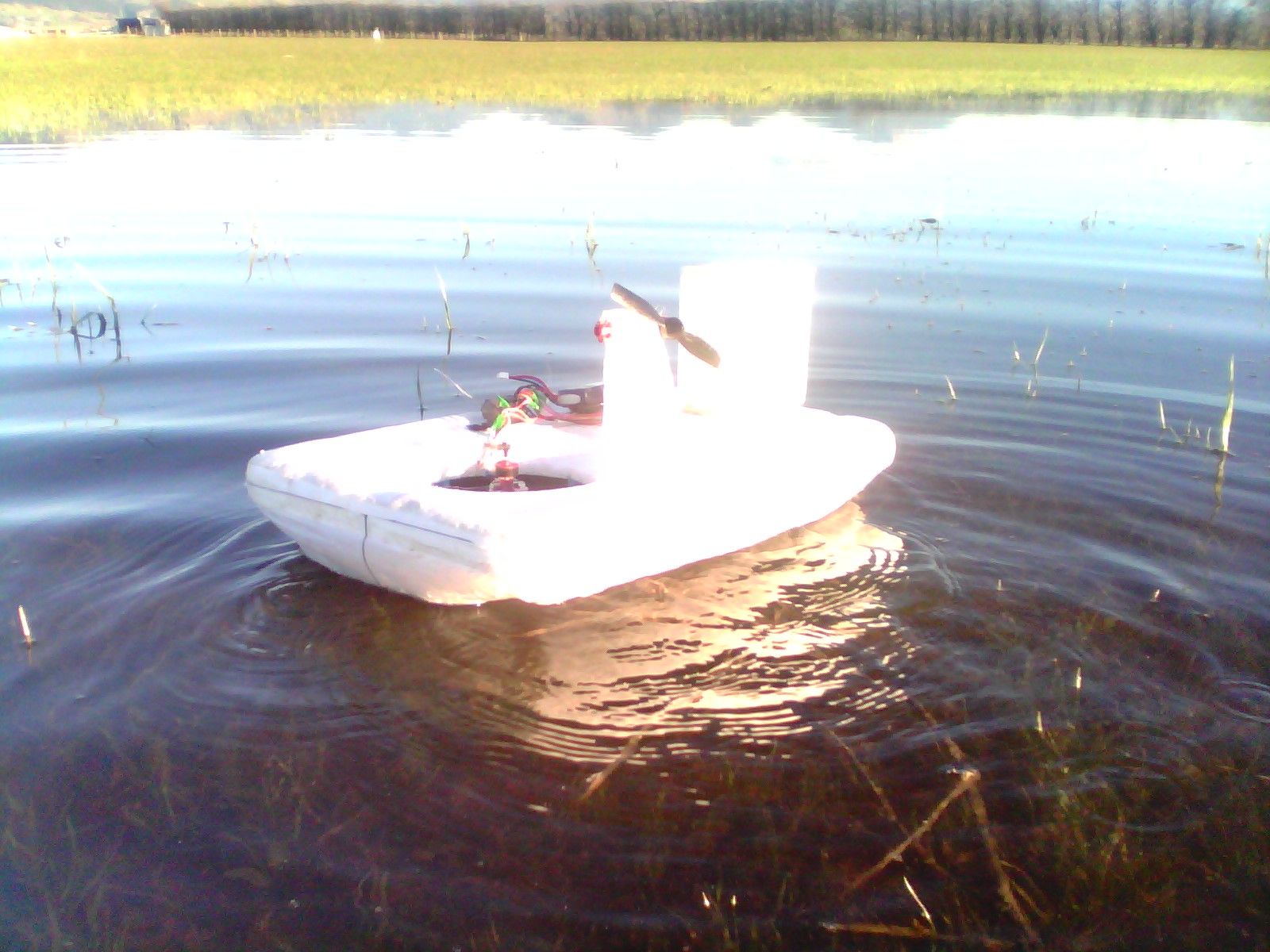 RC Hovercraft Everyone Can Build! : 4 Steps (with Pictures) - Instructables
