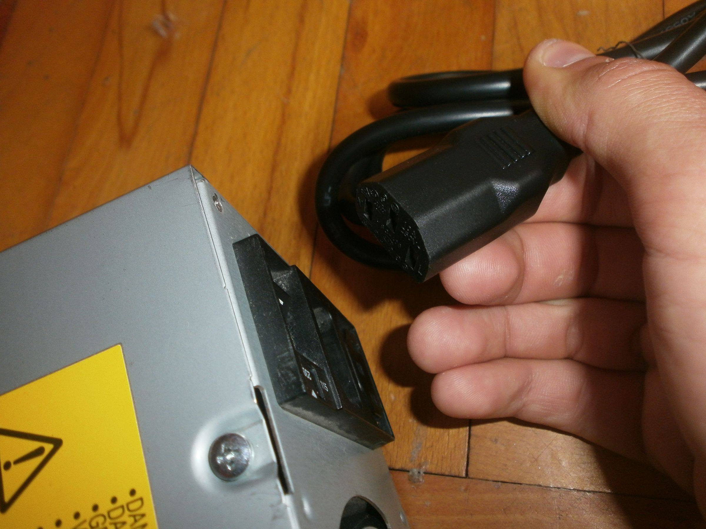 How to Identify and Replace a Blown Fuse : 4 Steps - Instructables