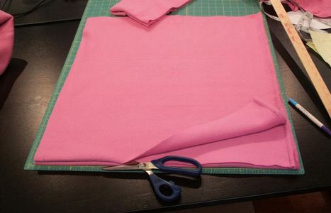 Kids Snuggie : 7 Steps (with Pictures) - Instructables