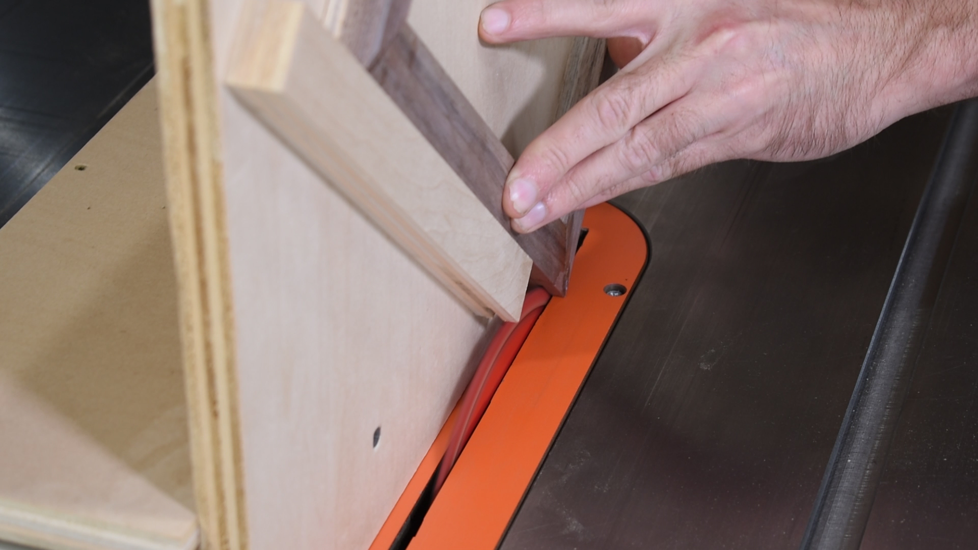 Comic Book Display Cabinet : 15 Steps (with Pictures) - Instructables