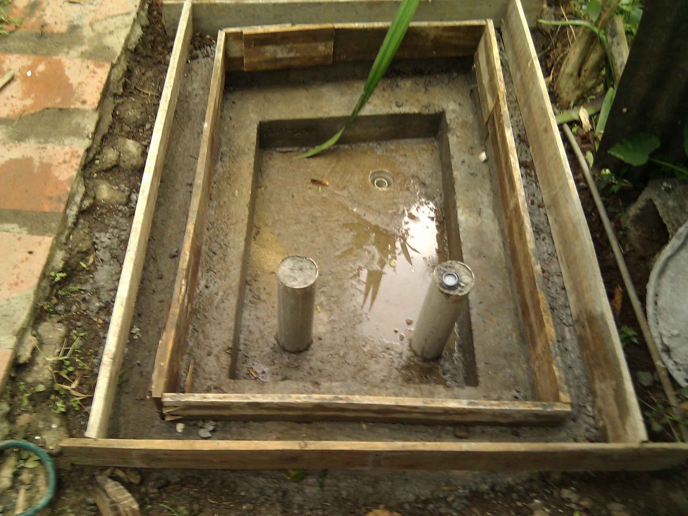 Concrete Pond : 9 Steps (with Pictures) - Instructables