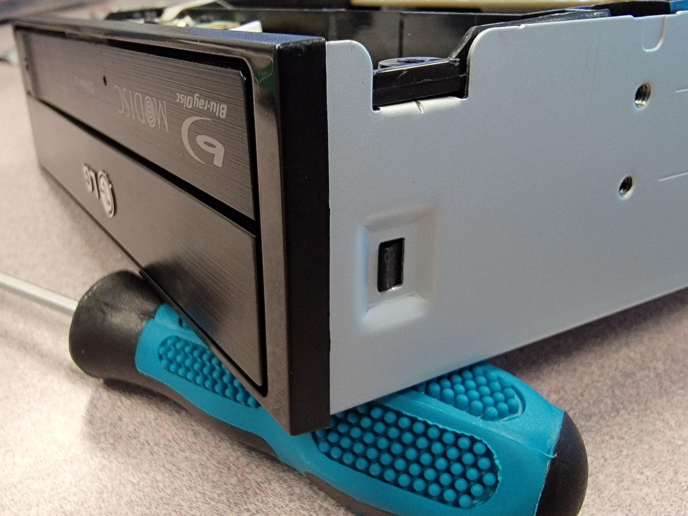 Laser Engraver Made With Repurposed CD/DVD Computer Drives : 10 Steps ...