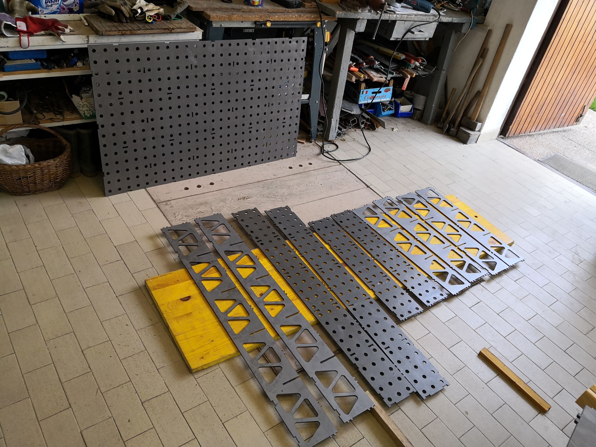 DIY Professional Grade Welding Table (with FREE Plans) : 9 Steps (with ...