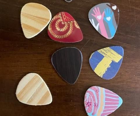CUSTOM GUITAR PICKS : 3 Steps - Instructables