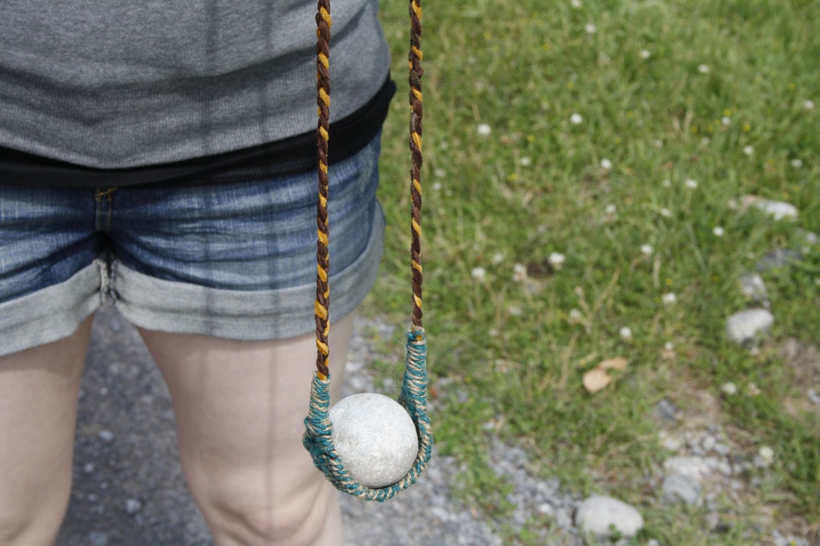 Aztec Split Pouch Sport/Hunting Stone Sling : 9 Steps (with Pictures ...