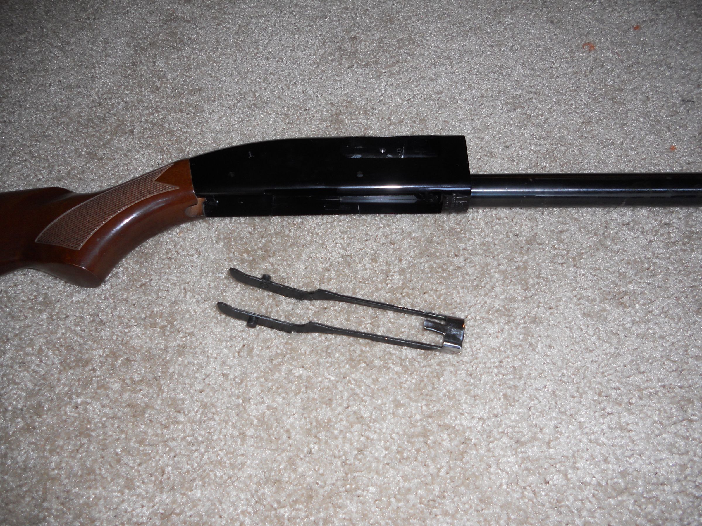 How to Disassemble a Mossberg 500 Series Shotgun : 9 Steps - Instructables