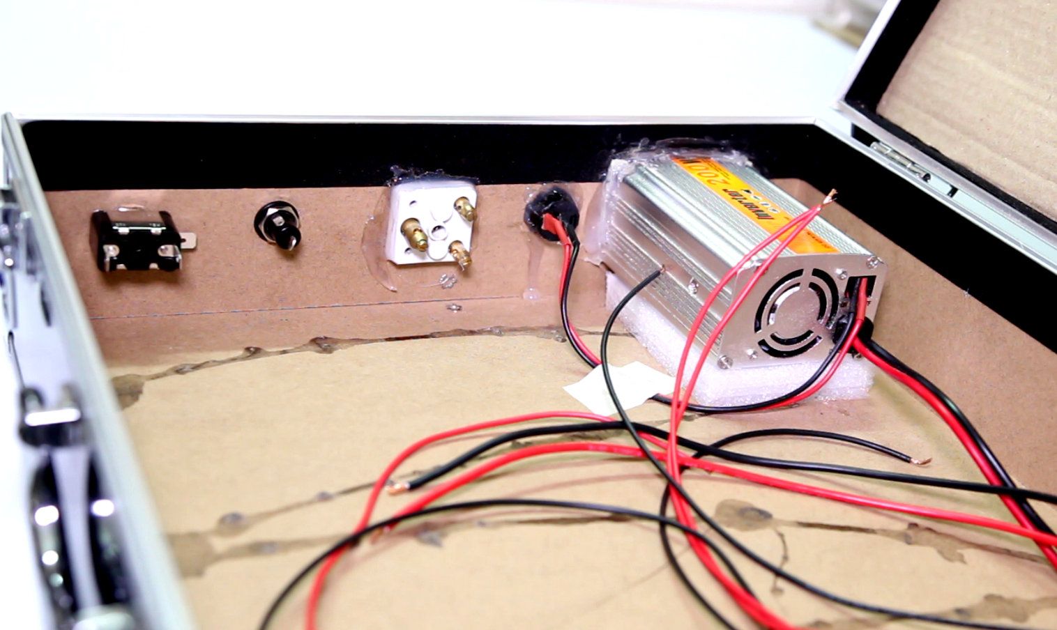 DIY Solar Power Generator V1.0 : 17 Steps (with Pictures) - Instructables