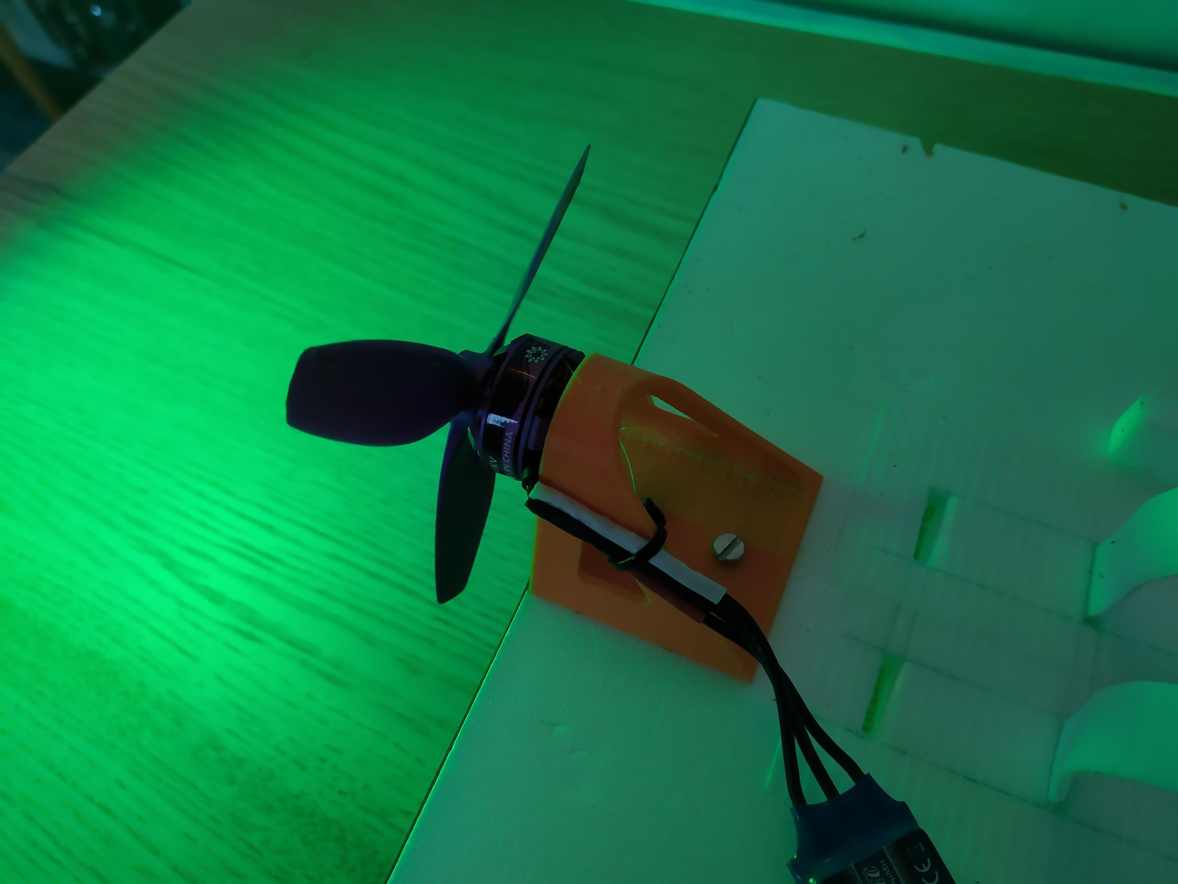 Super FAST RC Ground Effect Vehicle (Ekranoplan) : 5 Steps (with ...