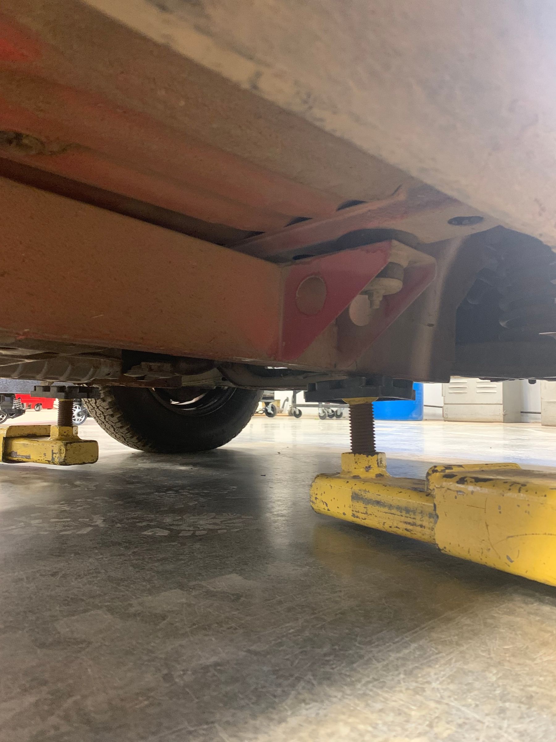 How to Use an Automotive Hoist : 5 Steps - Instructables