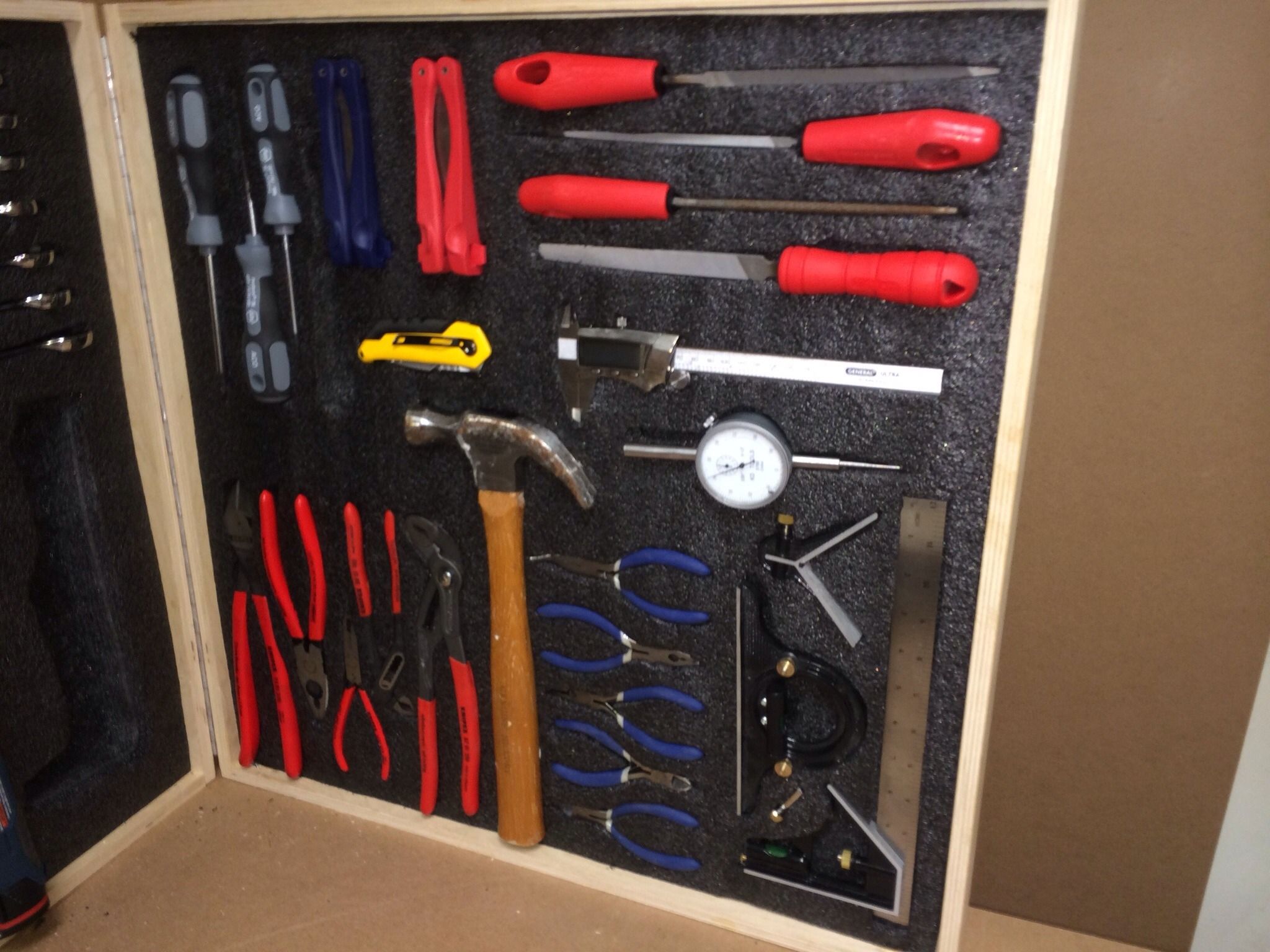 MakerCube: Modular Workbench for Small Spaces : 7 Steps (with Pictures ...