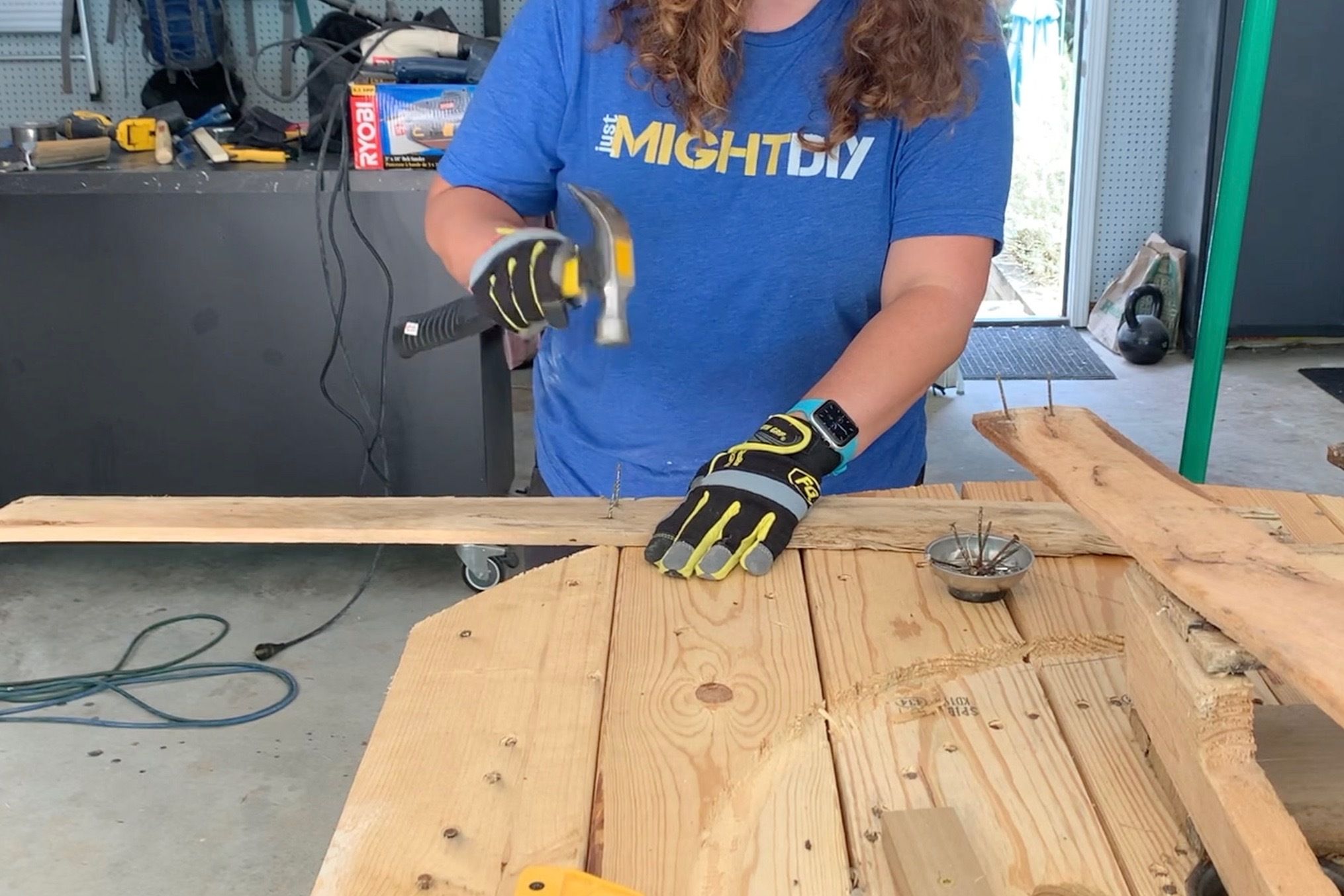 Cable Spool Pallet Bench - DIY Outdoor Seating! : 10 Steps (with ...