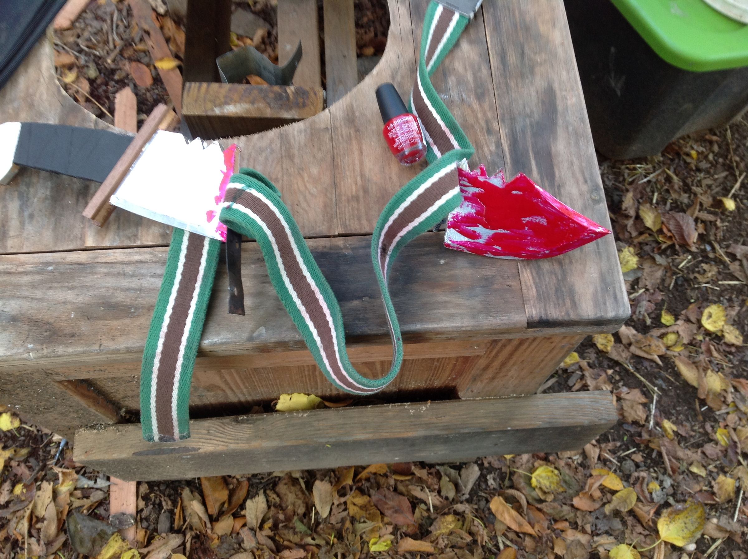 Stabbed in the Back Costume : 10 Steps (with Pictures) - Instructables