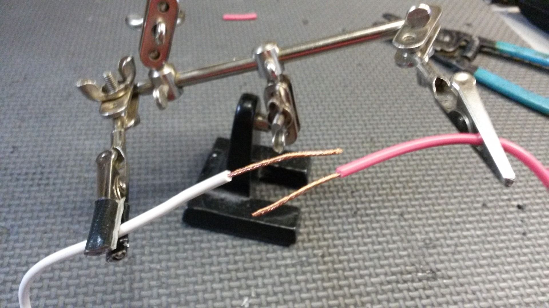 How to Make a Proper Western Union Solder Joint : 4 Steps (with ...