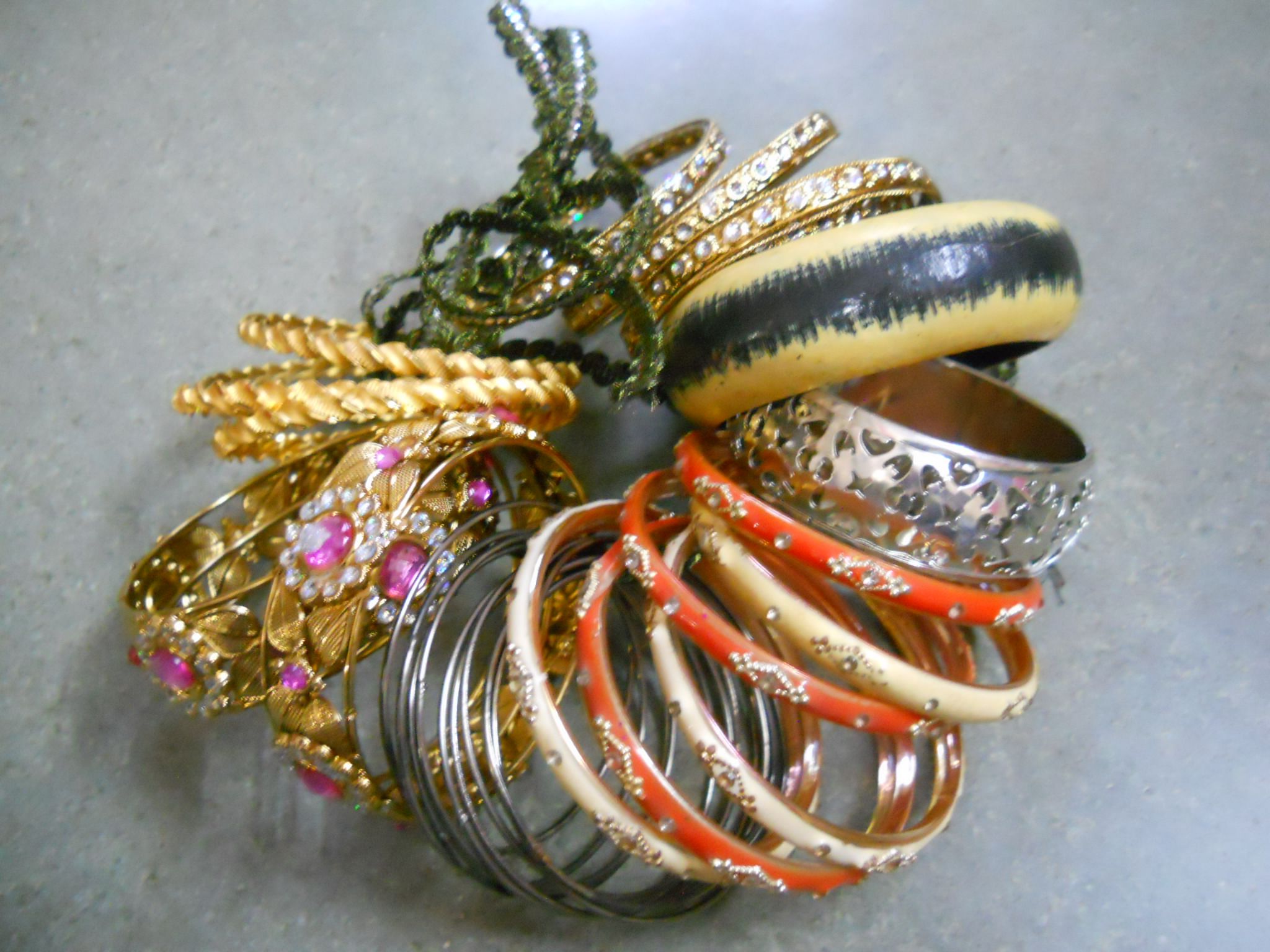 Bangle Organizing- 5 Simple Ways : 5 Steps - Instructables