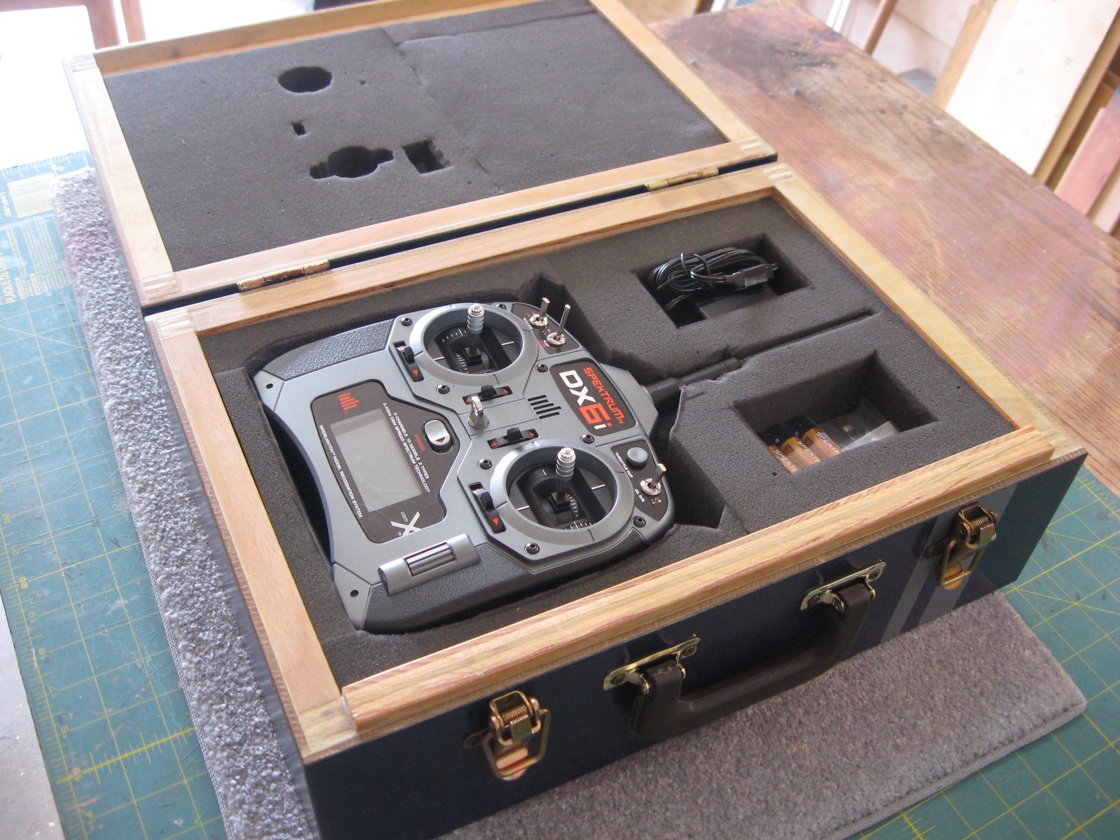 Wooden Suitcase : 10 Steps (with Pictures) - Instructables