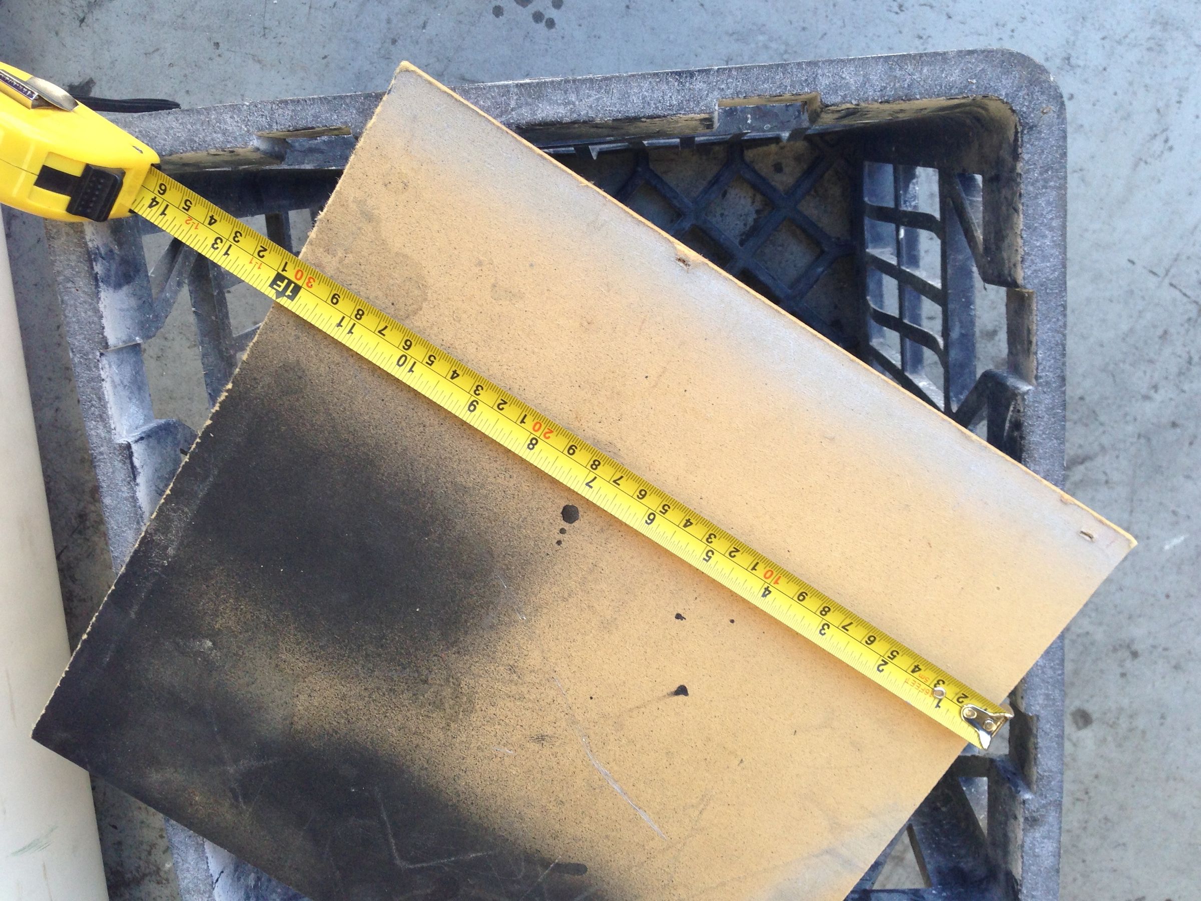 Small Vertical Storage Rack : 7 Steps - Instructables