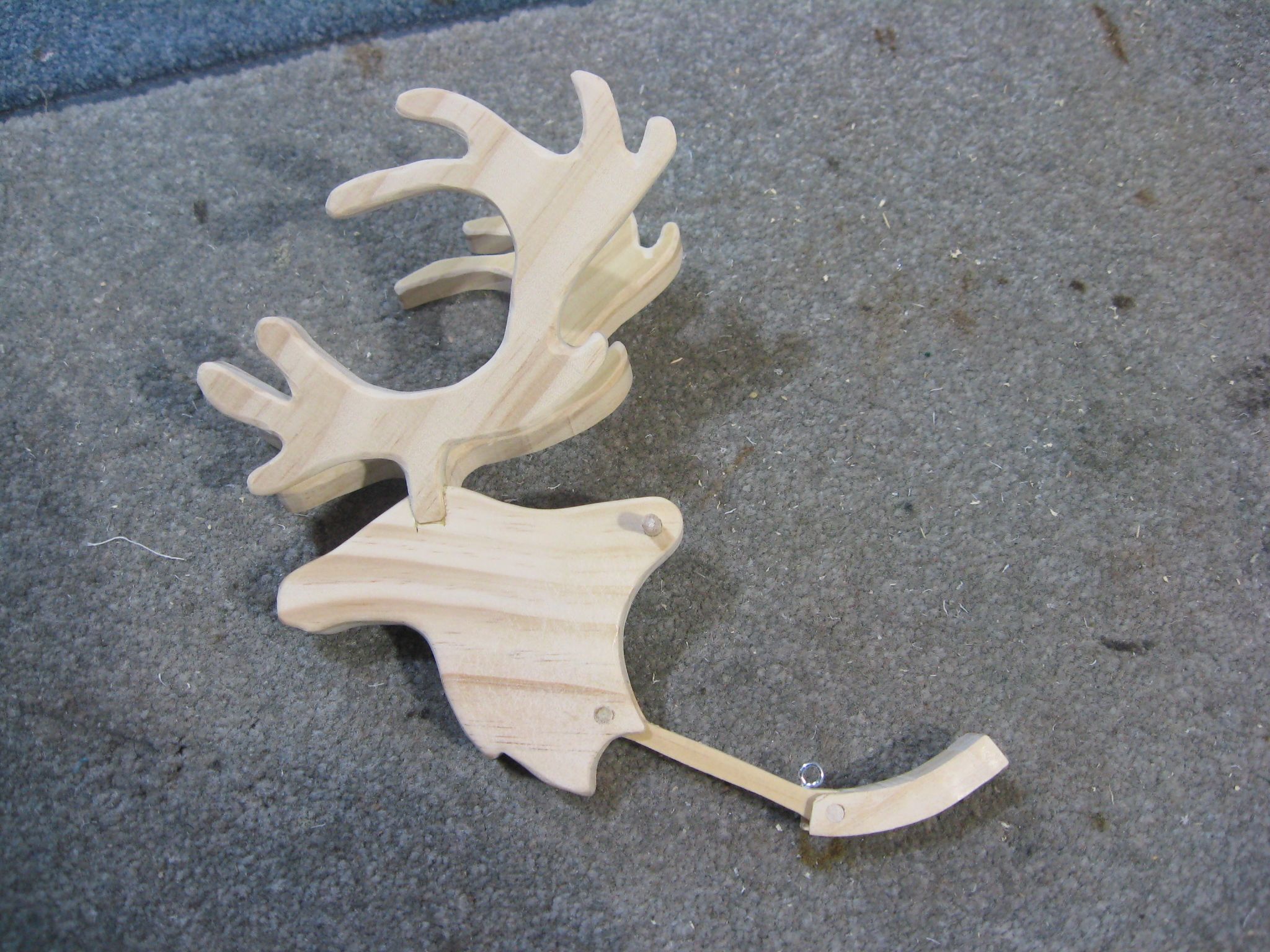 Pooping Reindeer Candy Dispenser : 5 Steps (with Pictures) - Instructables