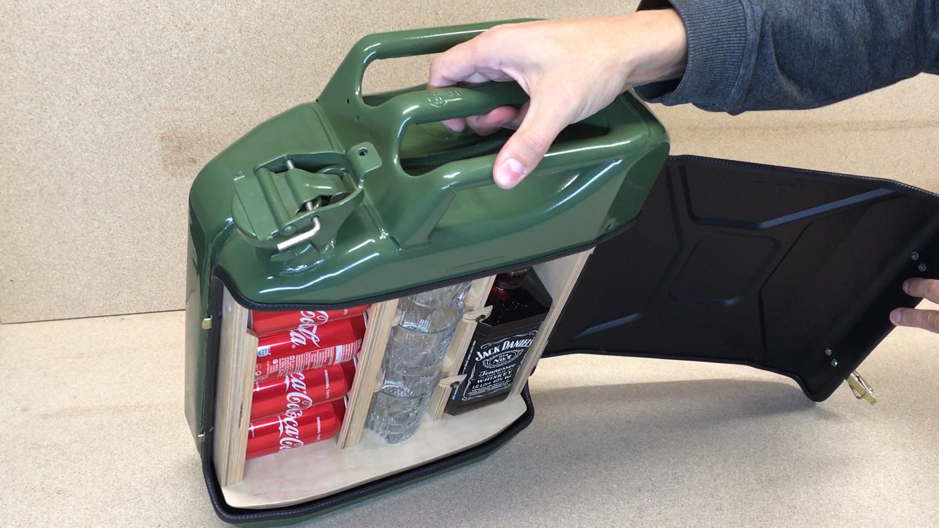 How to Make a Mini Bar From Jerry Can : 10 Steps (with Pictures ...