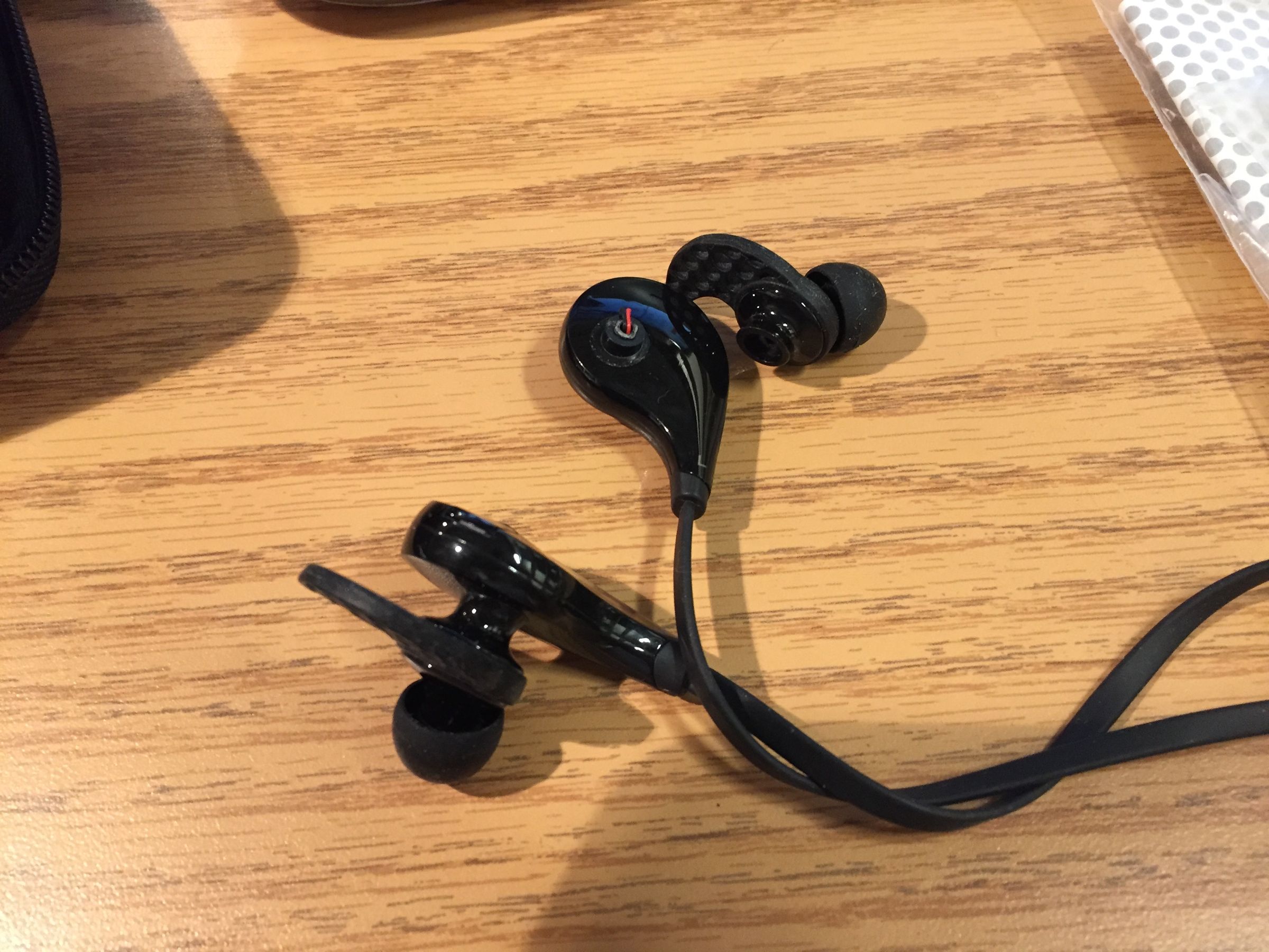 Hack Broken Earbuds Into a Bluetooth Receiver : 6 Steps - Instructables
