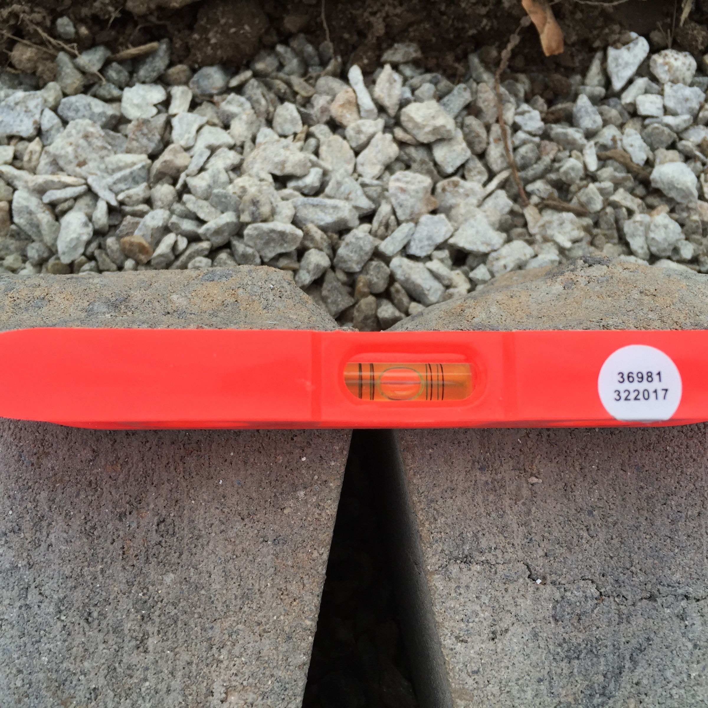 How to Build a Block Retaining Wall : 10 Steps (with Pictures ...