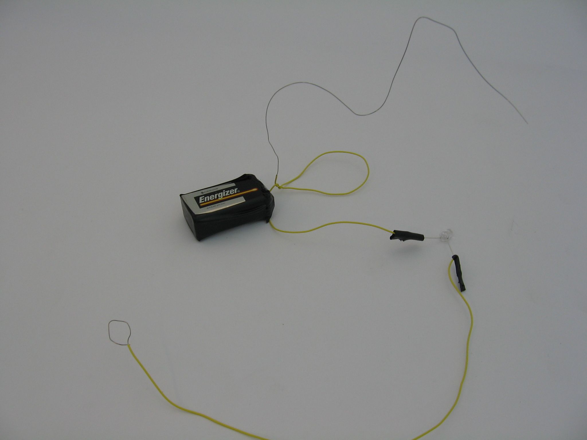 A Simple Circuit Game : 4 Steps - Instructables