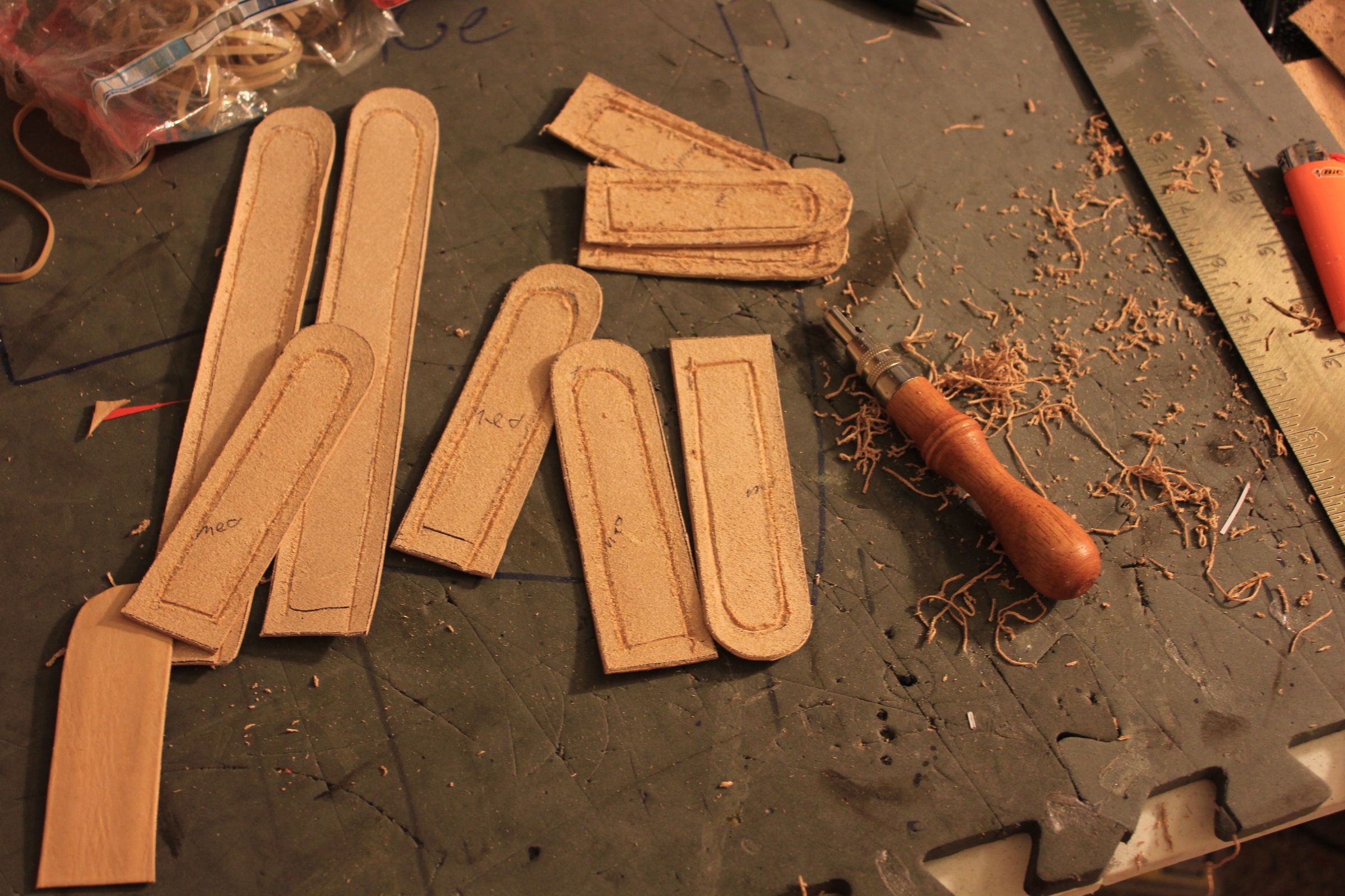 Leather Pouch Tutorial & Intro to Basic Leather Working : 11 Steps ...
