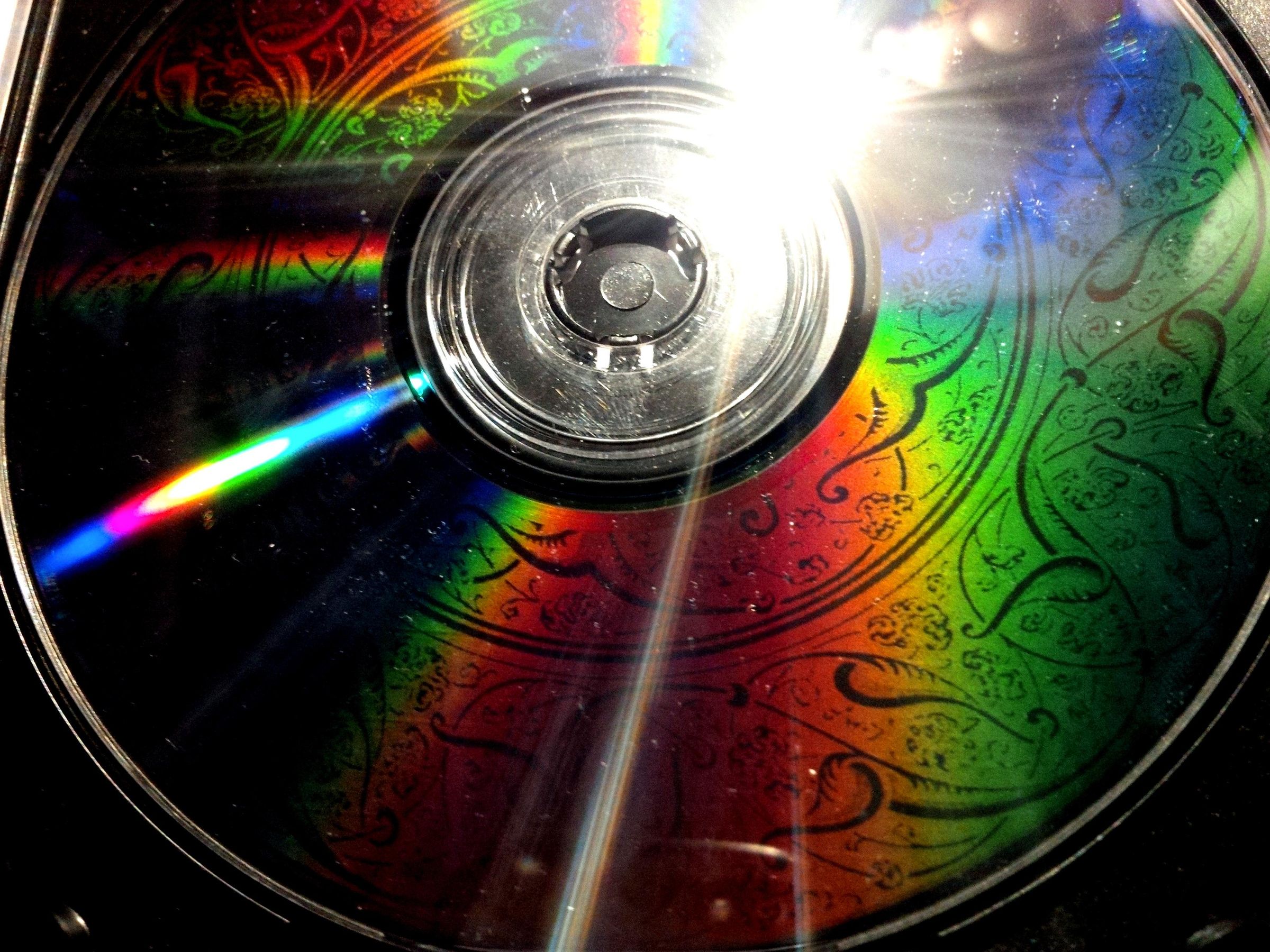 Burning Pictures on a Compact Disc Surface : 8 Steps (with Pictures ...