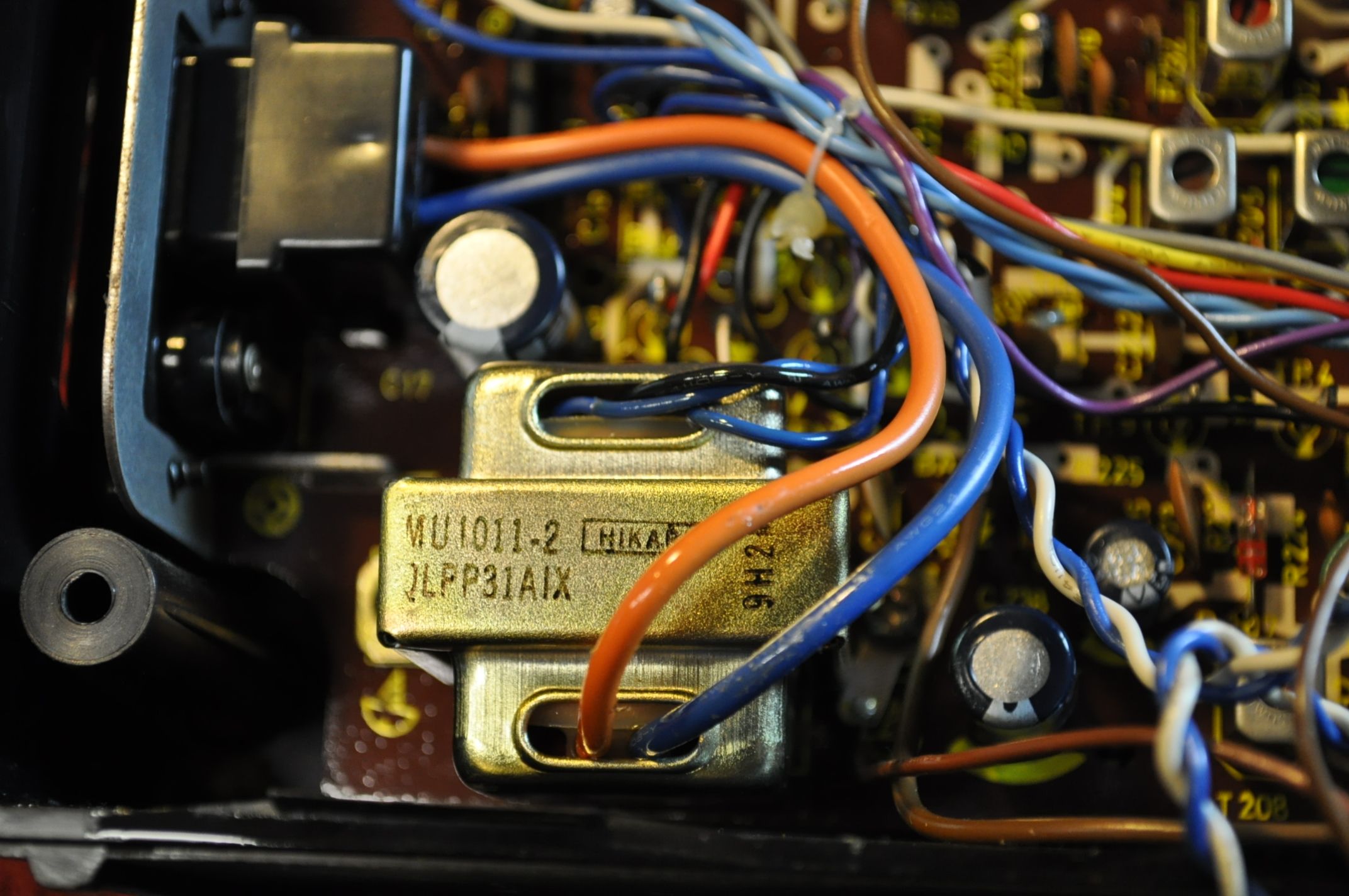 How to Revive a Portable 8-Track Tape Player : 8 Steps (with Pictures ...