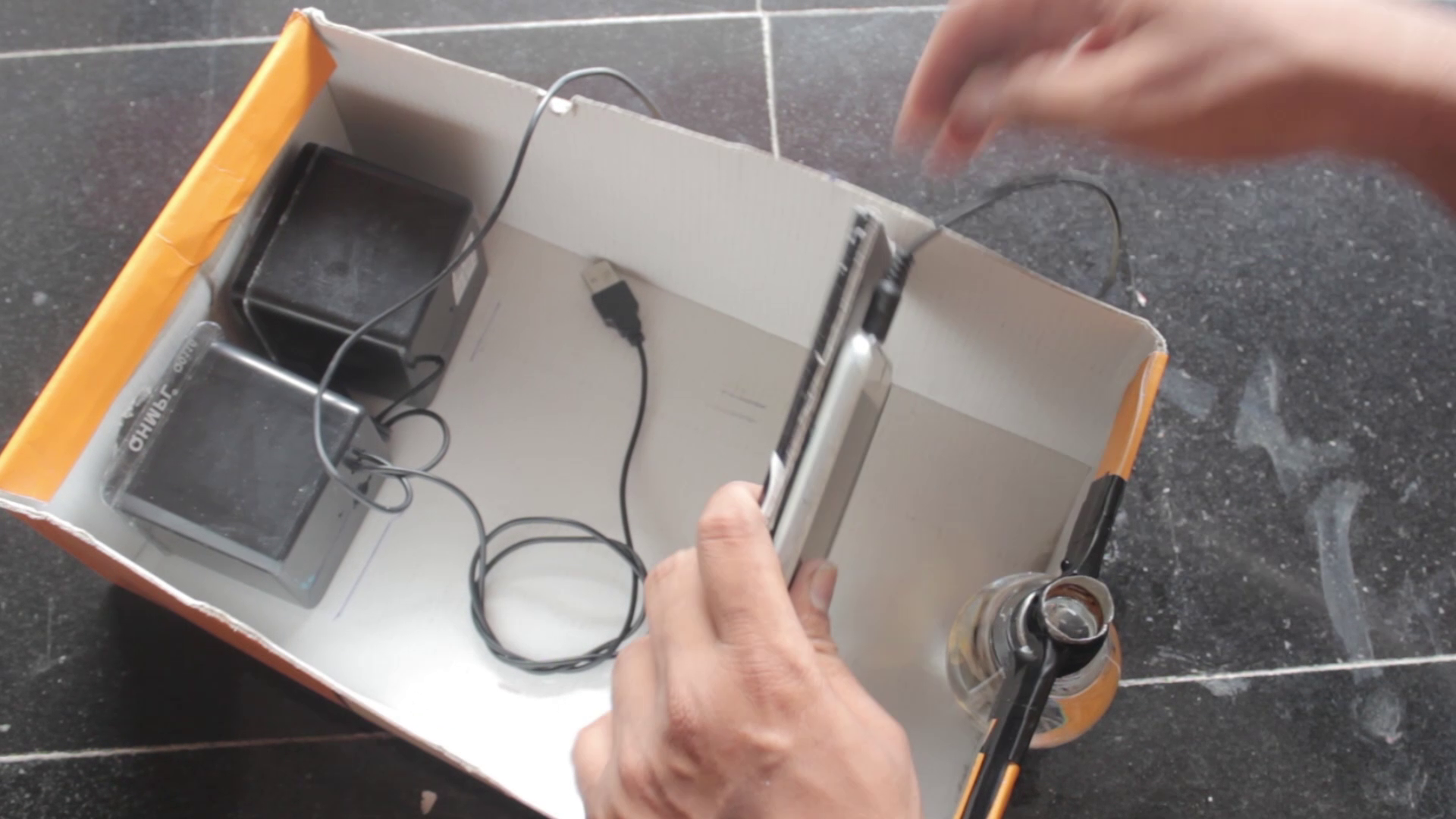 DIY Make Light Bulb Smart Phone Projector at Home Easy Way : 9 Steps ...