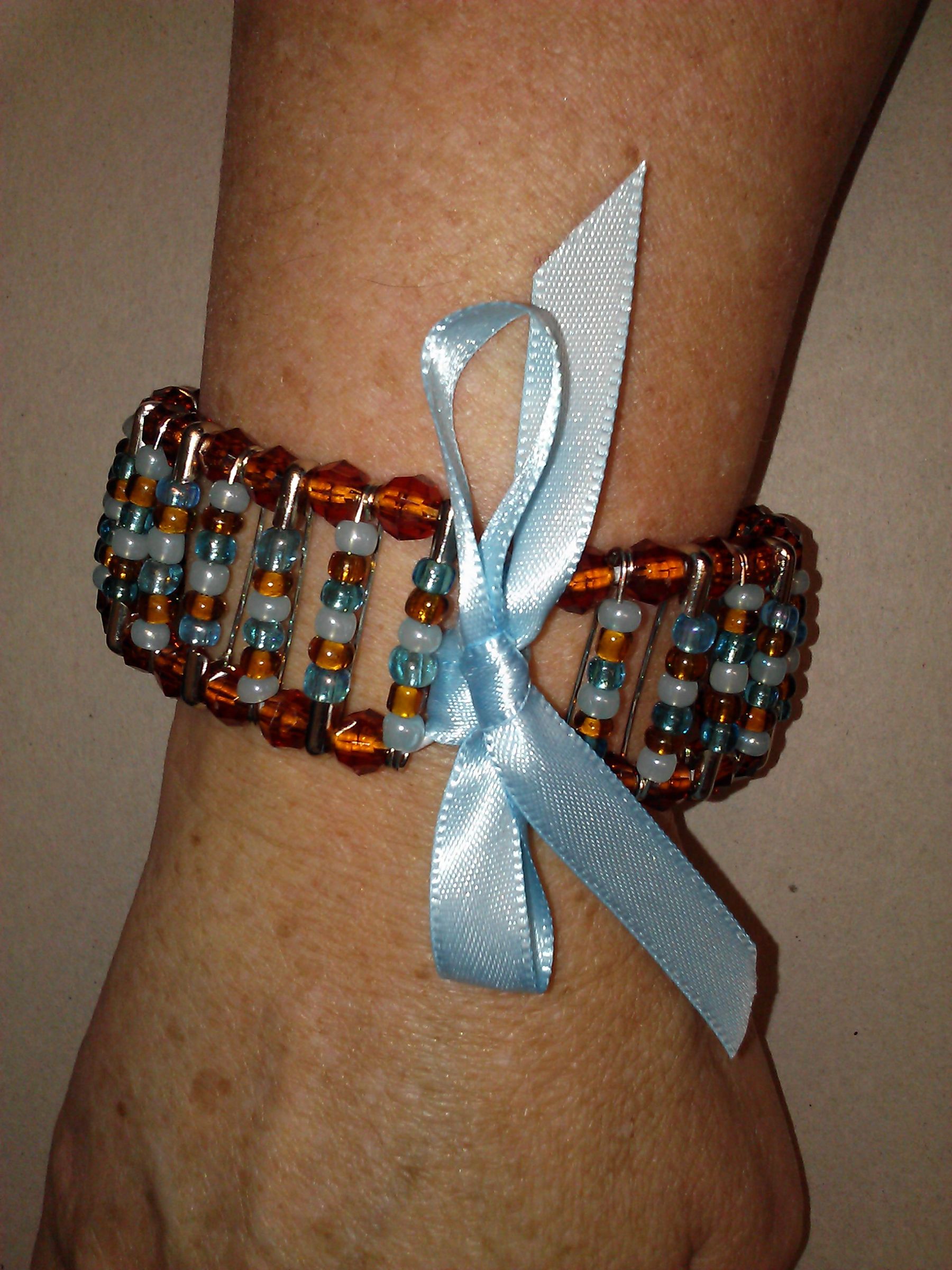 Safety Pin Bracelet : 10 Steps - Instructables