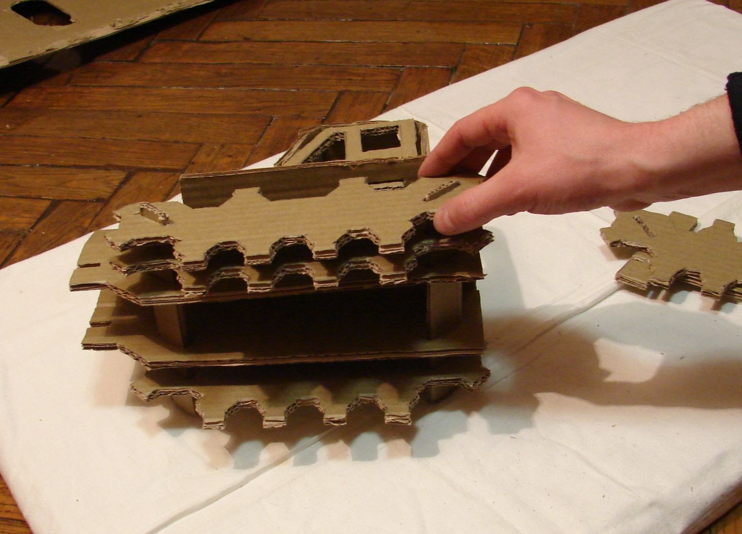 Tractor-cardboarder : 16 Steps (with Pictures) - Instructables