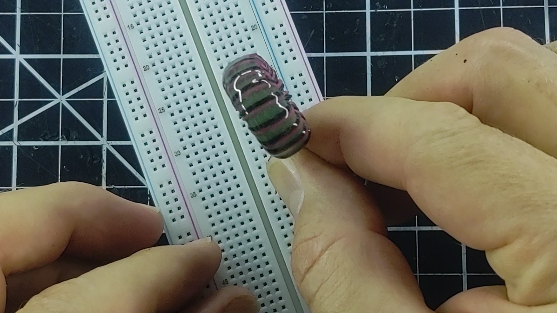 Easy Joule Thief Circuit : 10 Steps (with Pictures) - Instructables