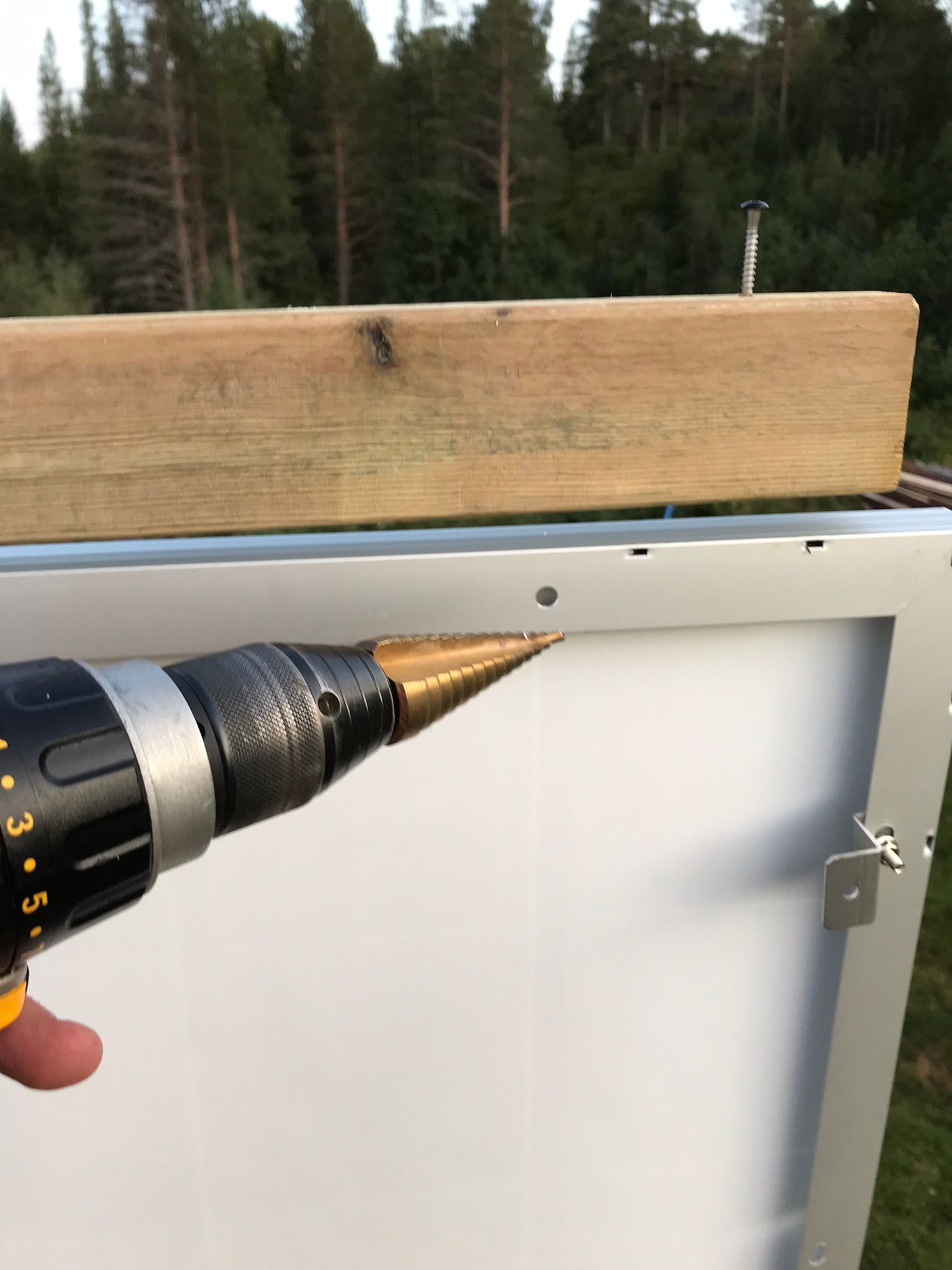 Large Solar Panel Wall Mount With Tilt : 4 Steps - Instructables