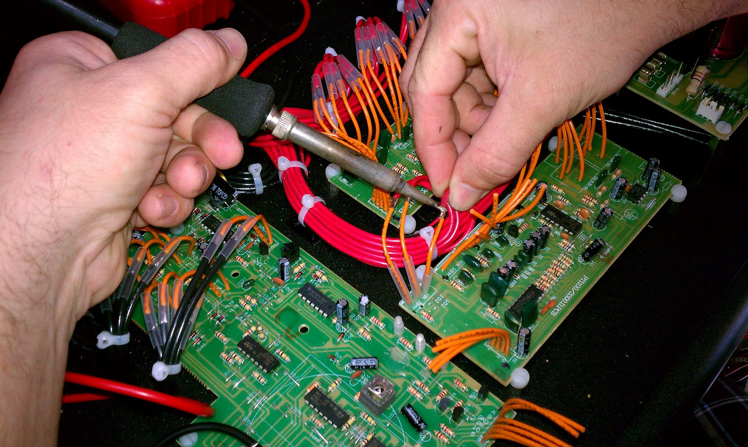 The ULTIMATE Diy Boombox! : 7 Steps (with Pictures) - Instructables