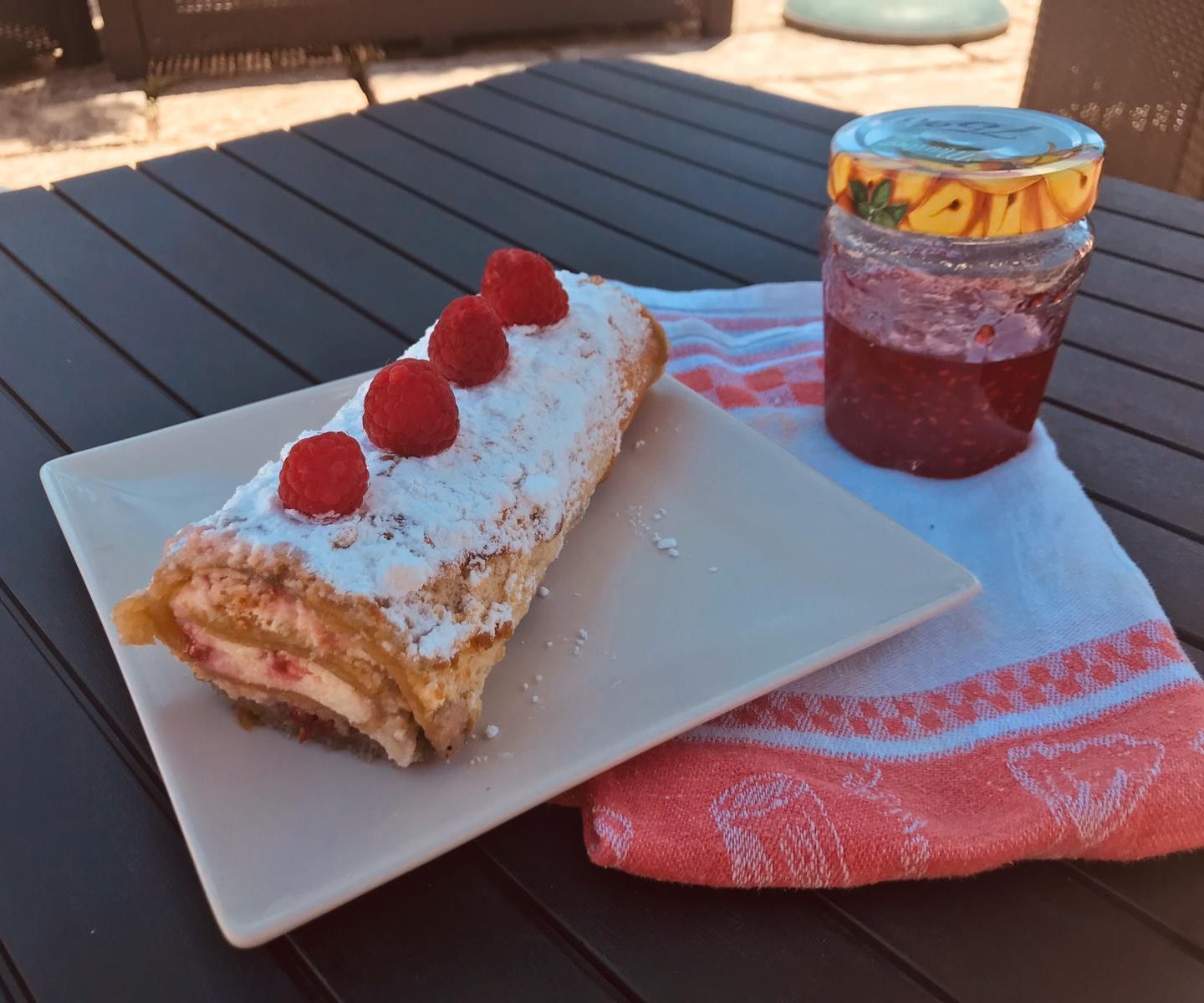 Raspberry Roll Cake : 10 Steps - Instructables