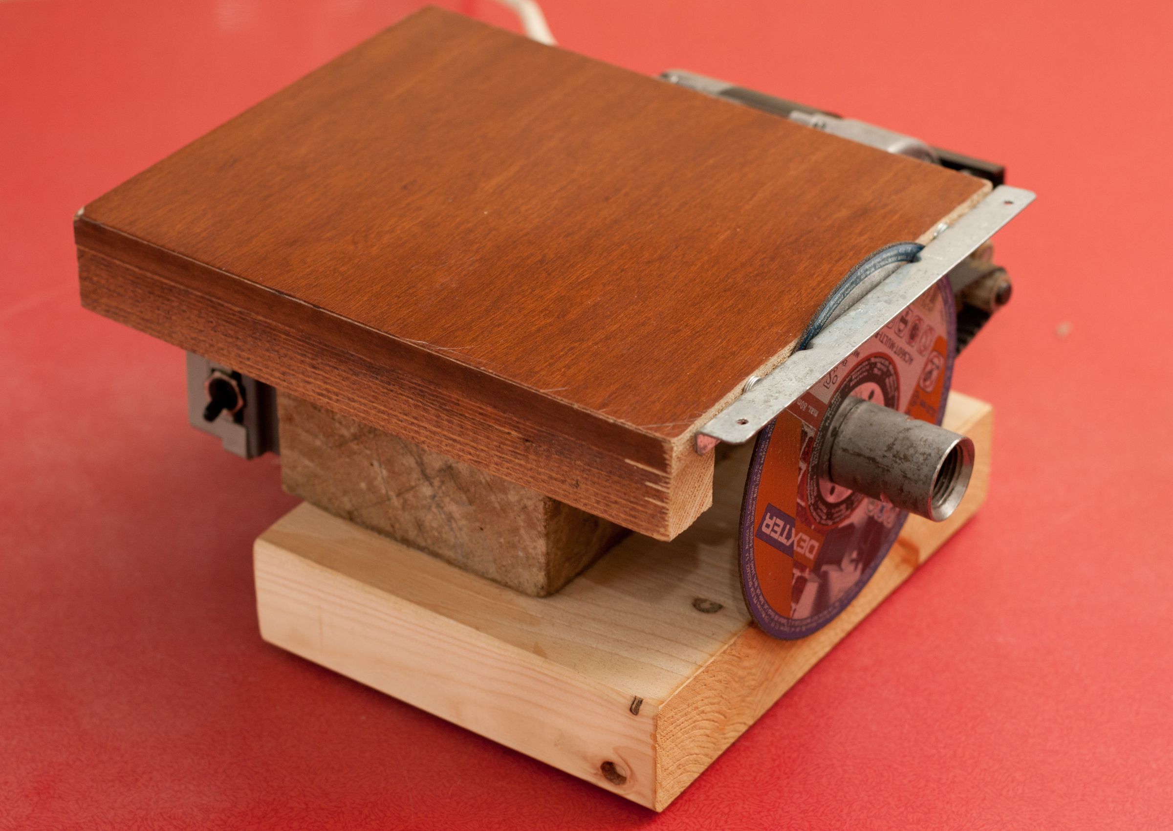 Mini Circular Bench Saw From Scrap [UPDATED] : 9 Steps (with Pictures ...