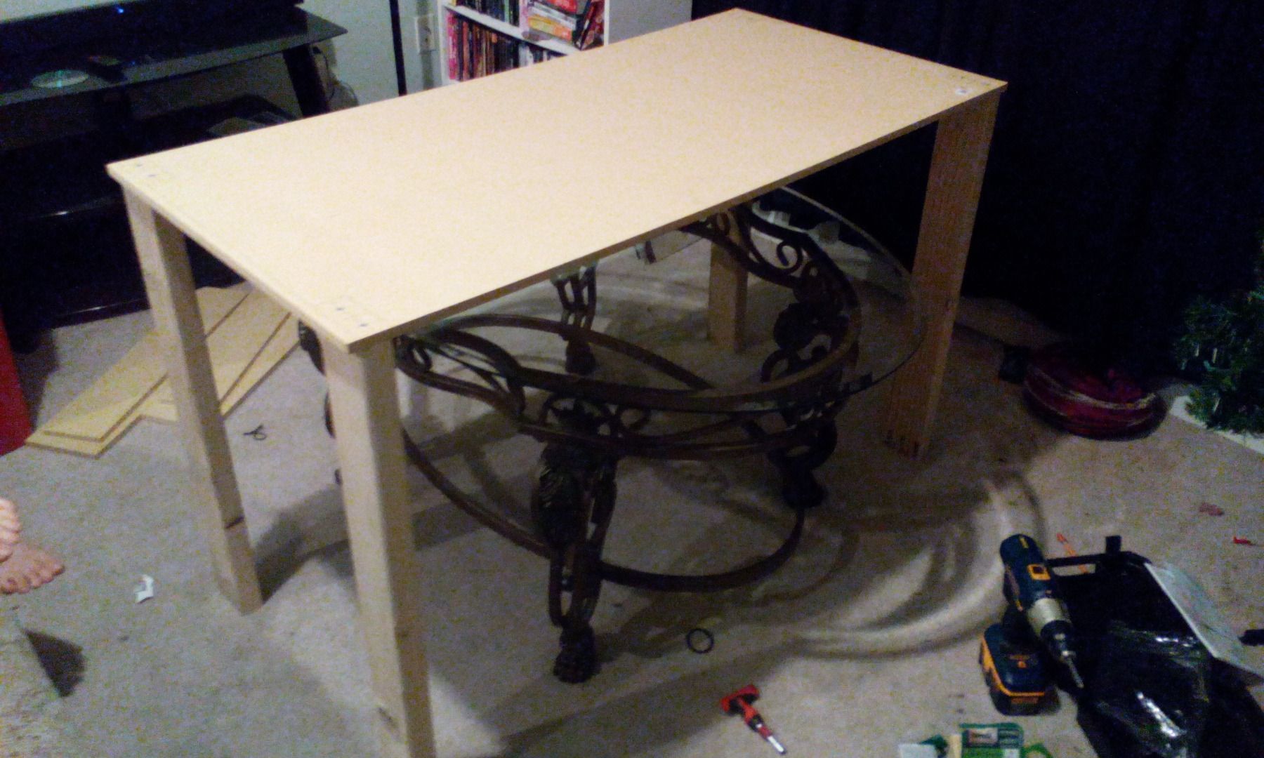 Simple 2' X 4' Computer Desk : 6 Steps (with Pictures) - Instructables