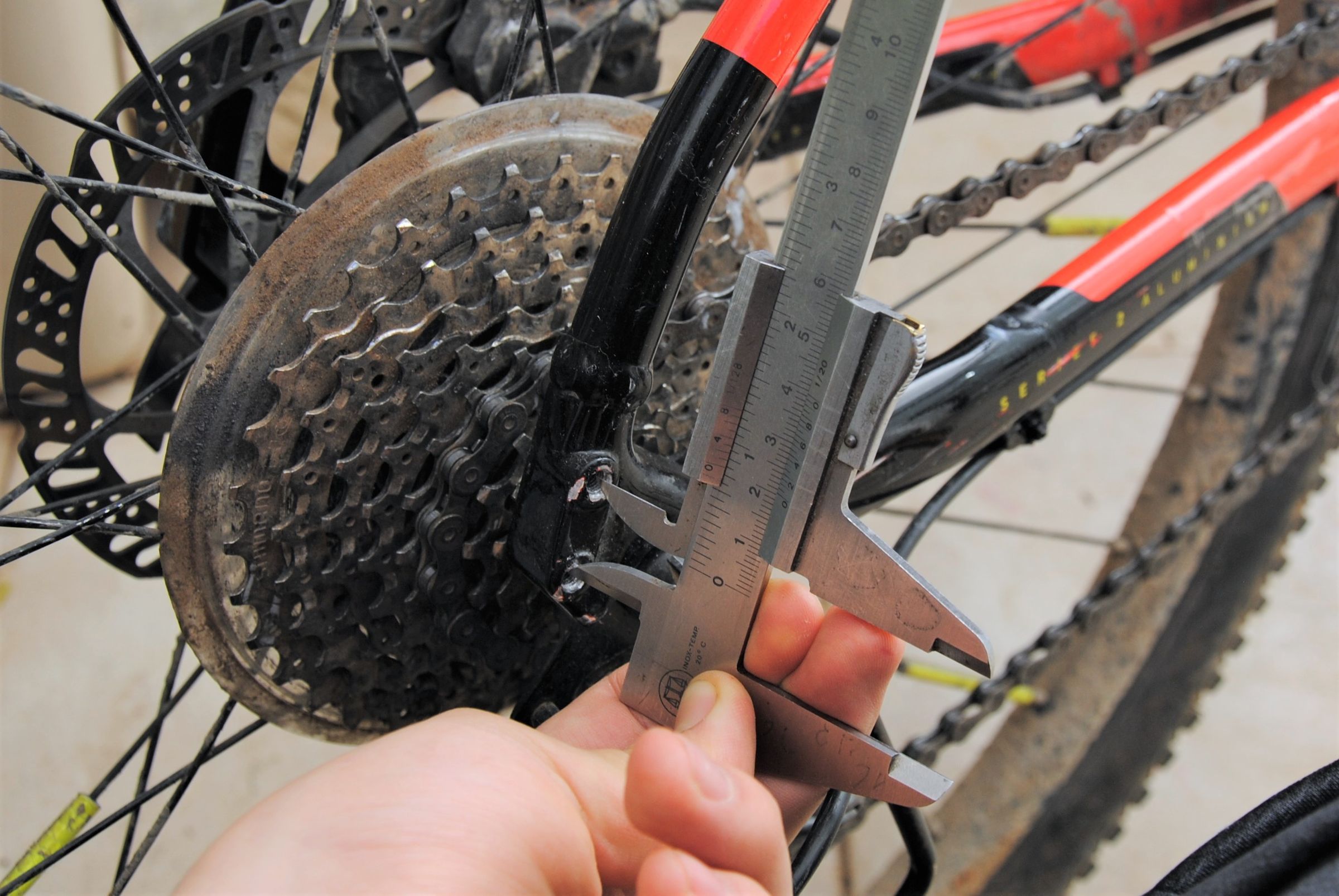 DIY Bike Rear Rack With a MAGNETIC U-lock Mount! (no Welding) : 16 ...