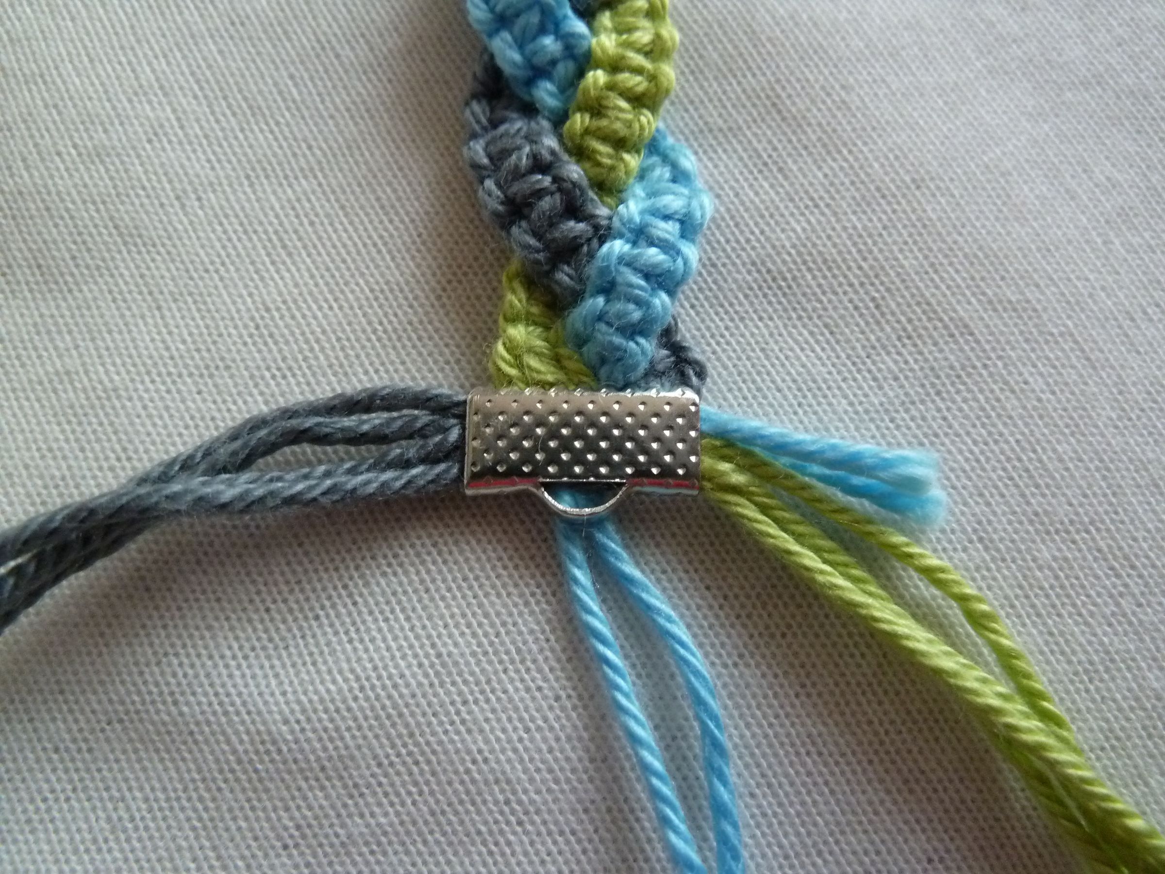 Braided Macrame Bracelet : 14 Steps (with Pictures) - Instructables