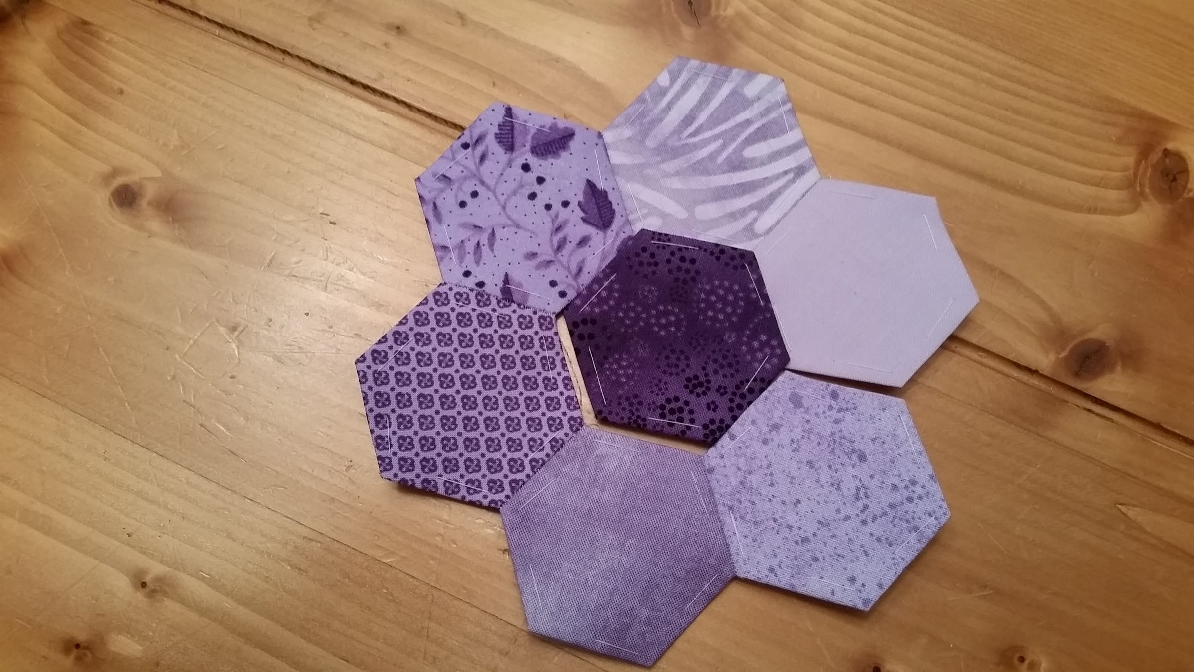 Hexagon English Paper Hand Piecing : 8 Steps (with Pictures ...