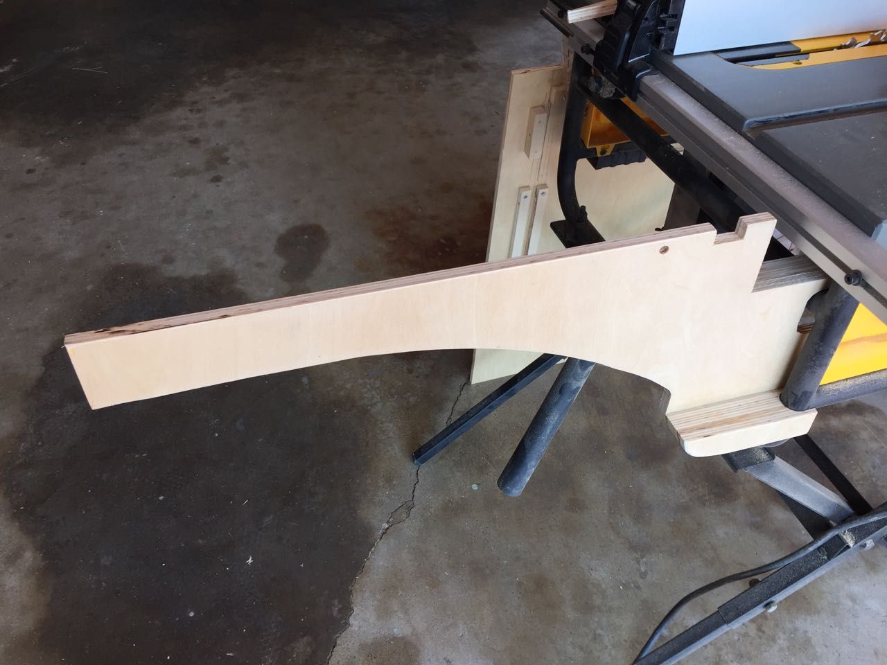 Outfeed Table for Dewalt Table Saw for $10 (includes Plans) : 4 Steps ...