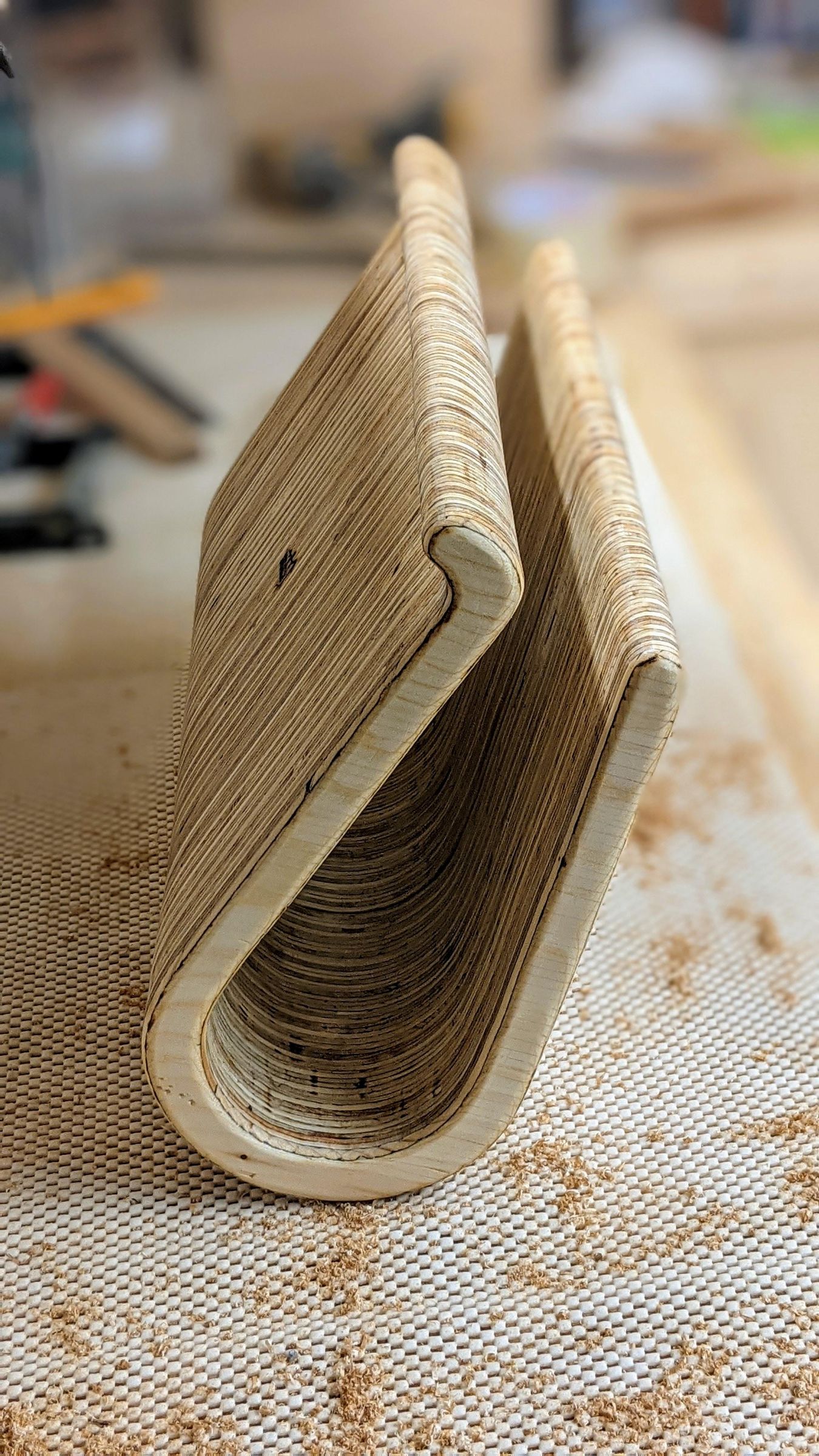 Curvy Plywood Laptop Stand ... With Keyboard Storage! : 5 Steps (with ...