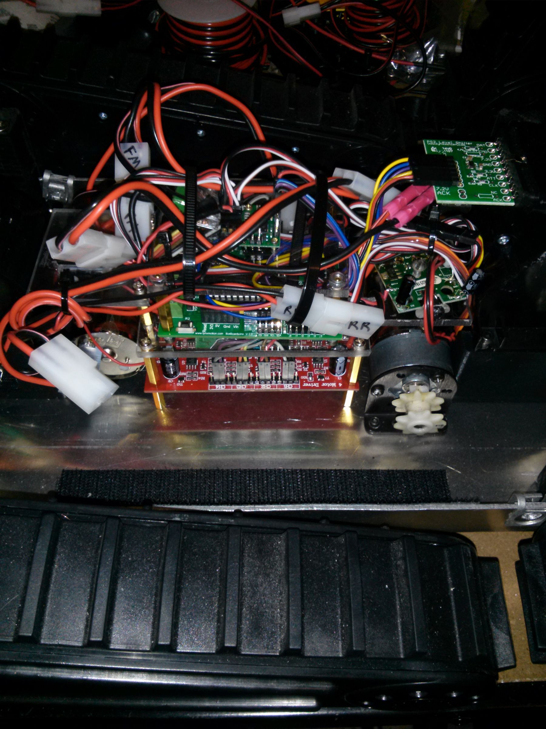 Quad Track Arduino Robot : 11 Steps (with Pictures) - Instructables