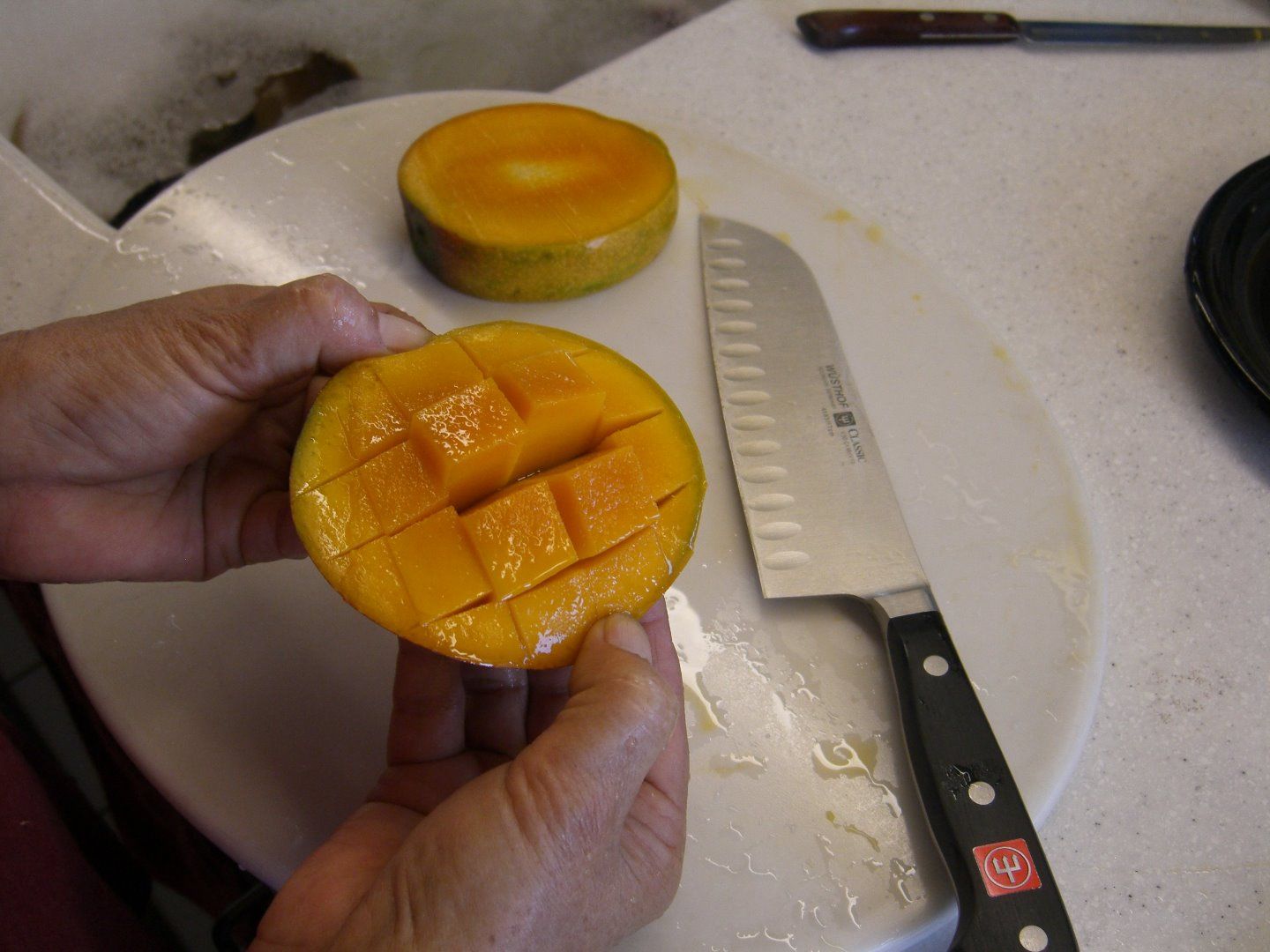 Slicing a Mango - Hawaiian Style : 7 Steps (with Pictures) - Instructables
