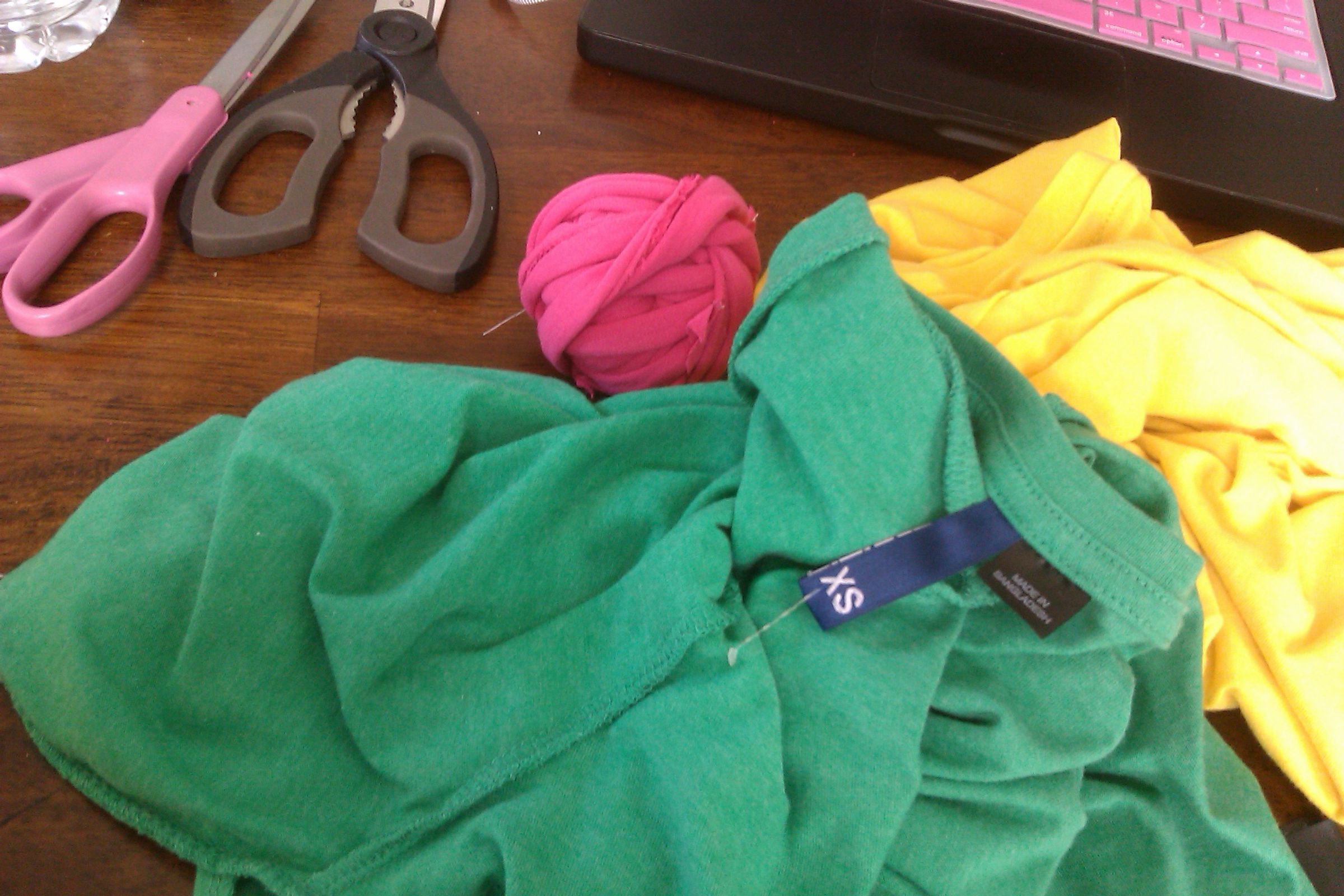 Make a Braided T-shirt Rug : 5 Steps (with Pictures) - Instructables